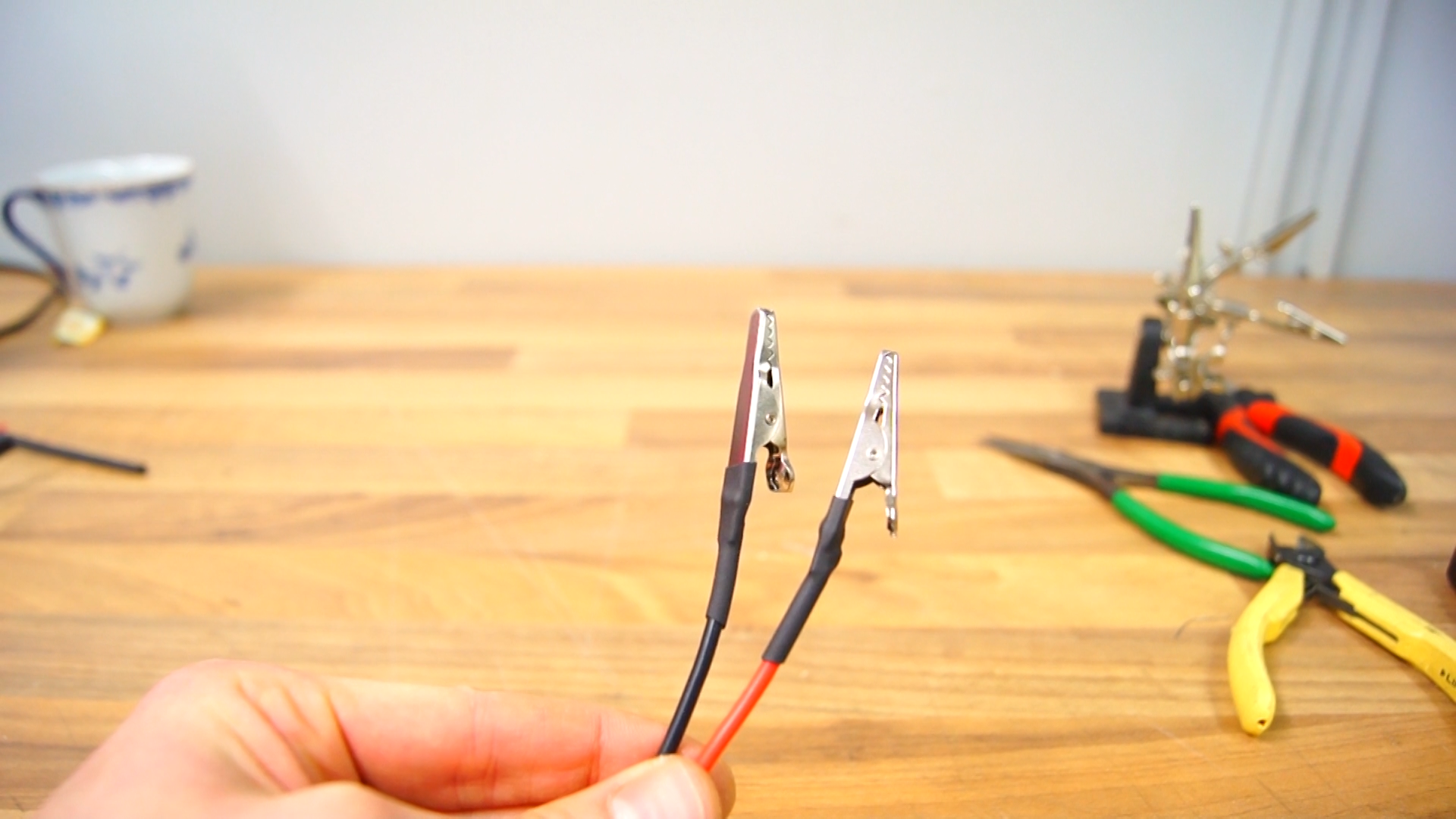 DIY Hot Wire Cutter - Portable Version : 5 Steps (with Pictures ...