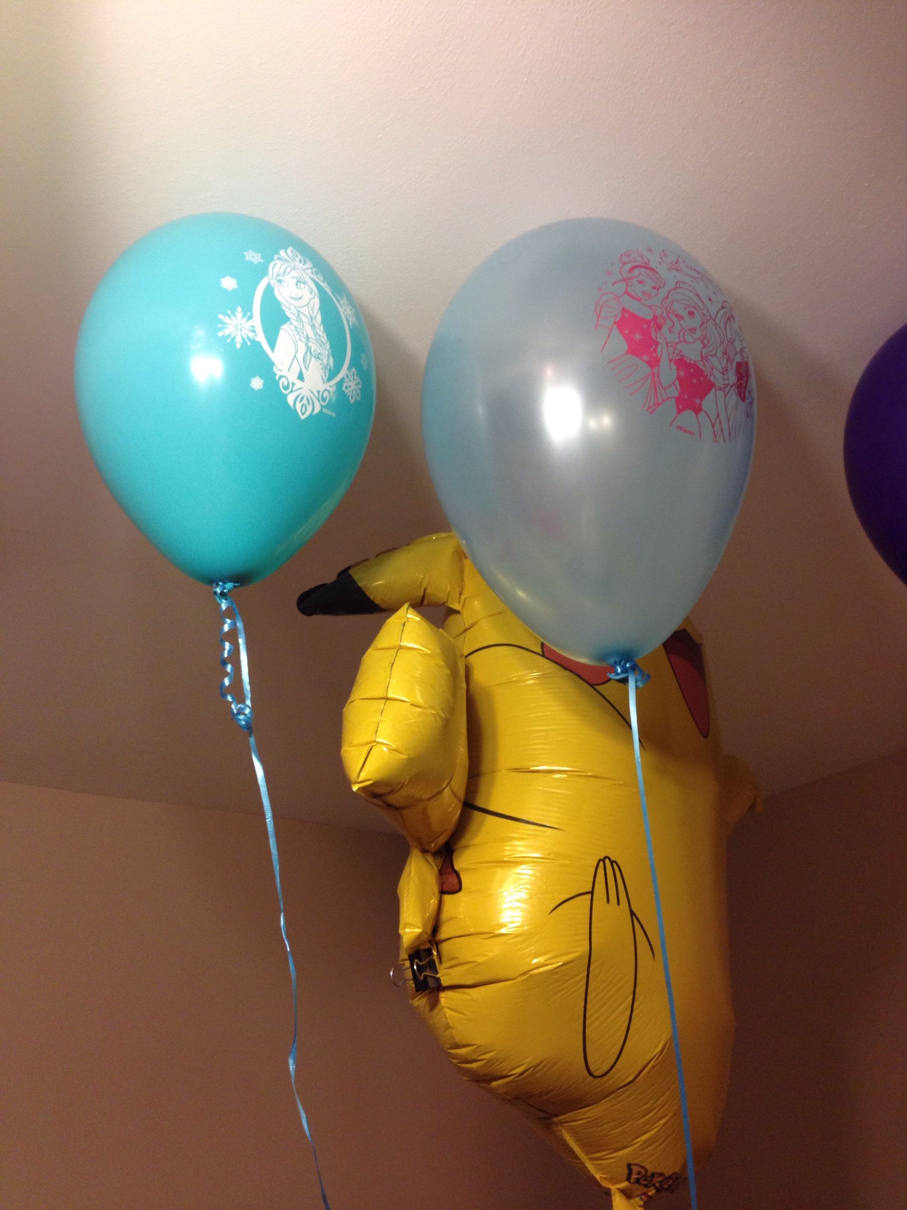 How to Make a Balloon Like Its Floating With Helium Inside : 10 Steps ...