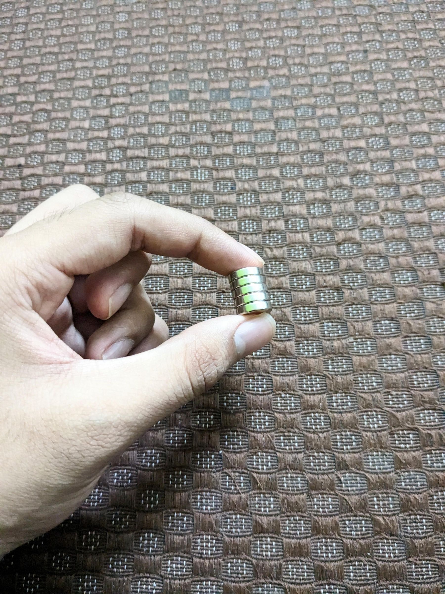 How to Make the Simplest DC Electric Motor With Magnets : 4 Steps (with ...