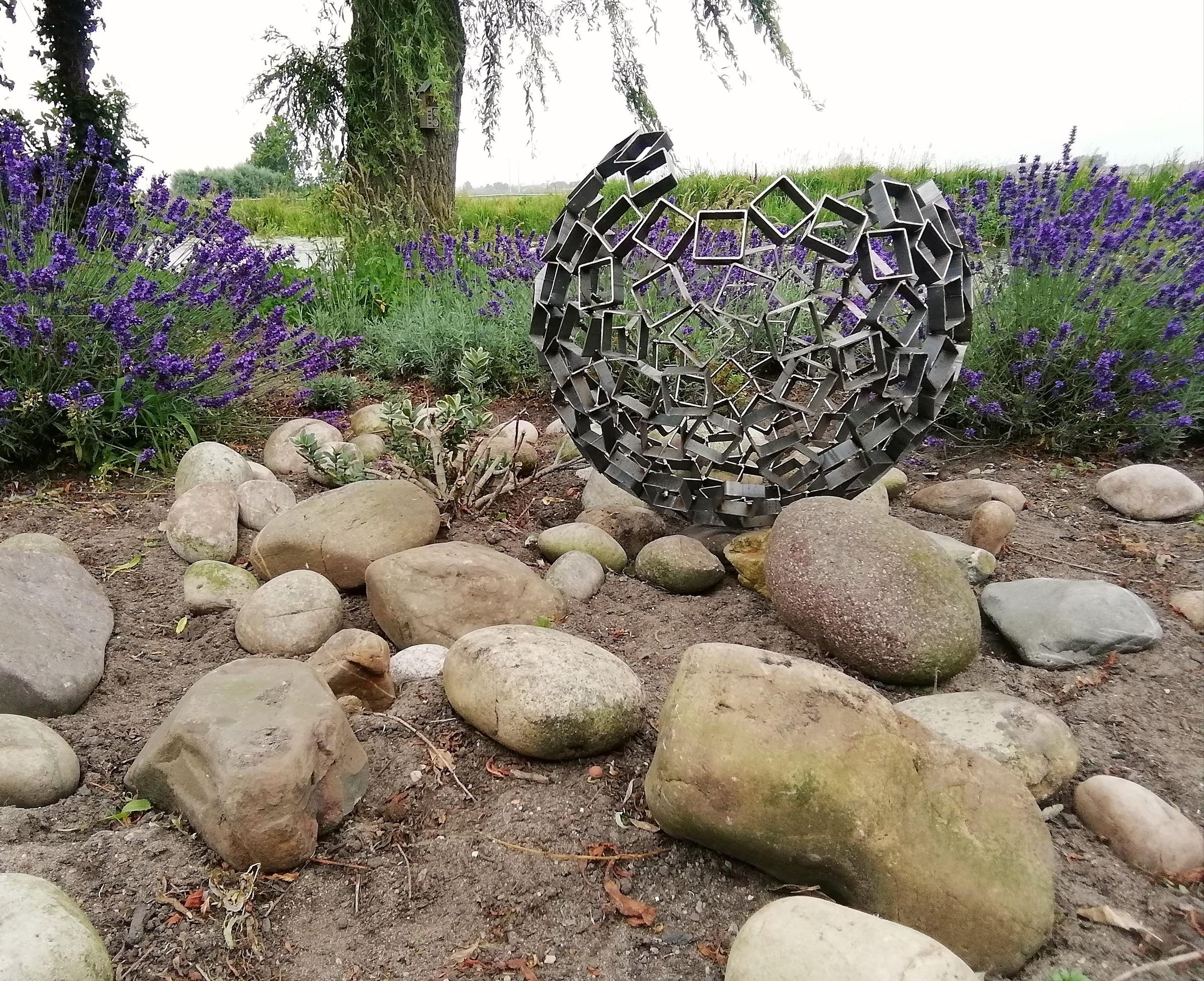 Steel Sphere Which Is Easy to Make With the Help of Some Cement : 11 ...