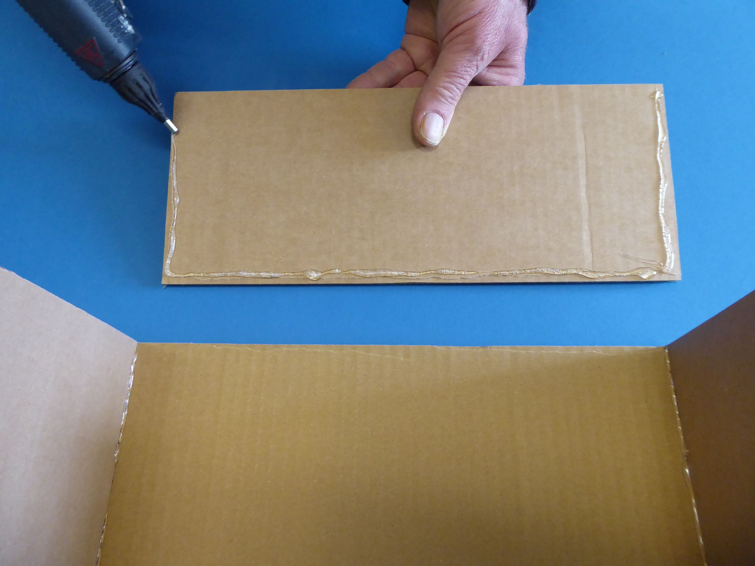 The Magic Chicken Cardboard Box : 5 Steps (with Pictures) - Instructables