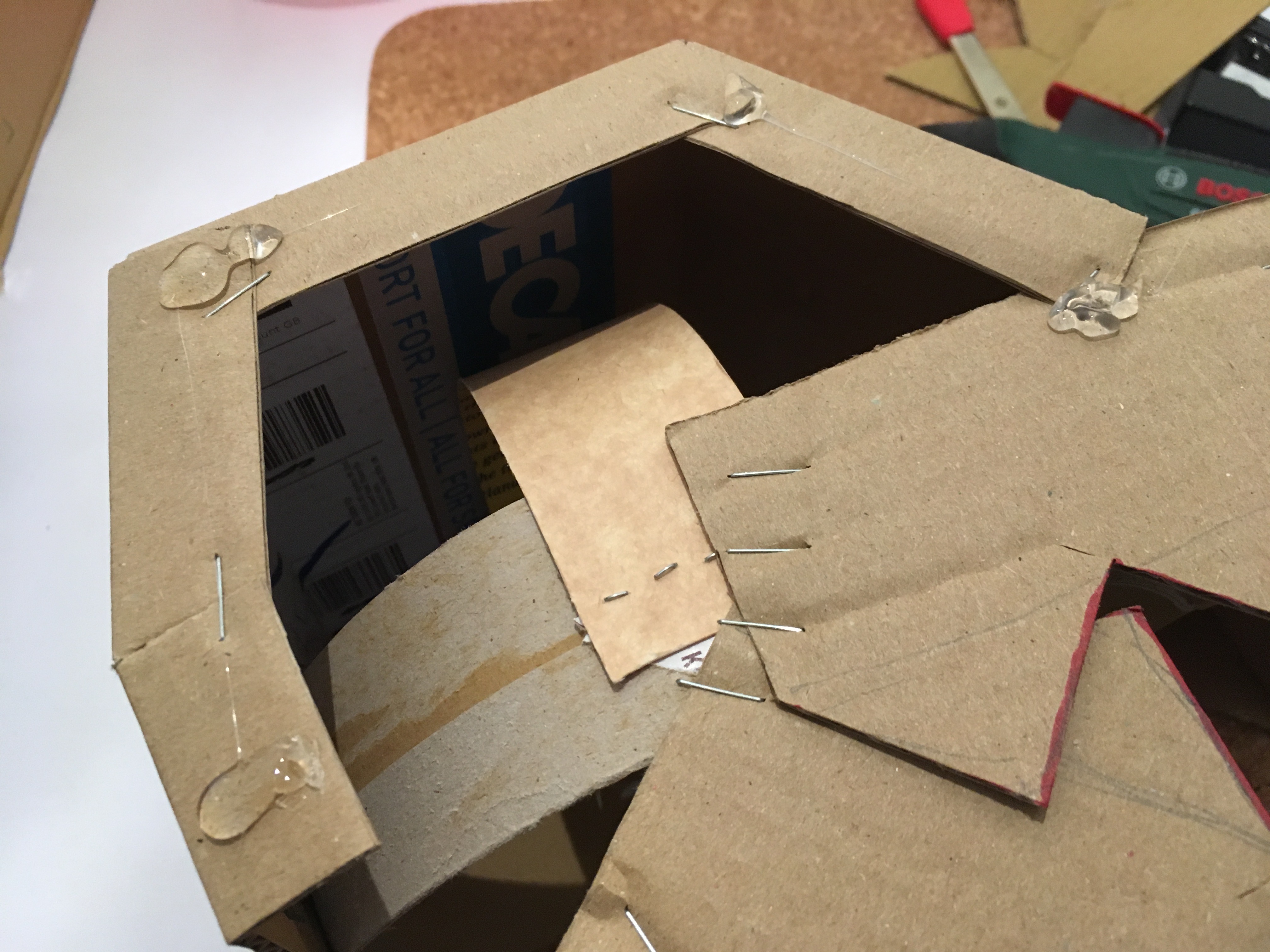 Easy-to-Make Cardboard T-Rex Mask (Stapler & Glue Modelling Tips) : 16 ...
