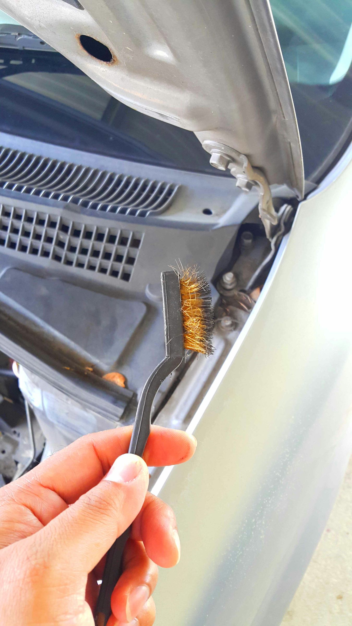 Cleaning a Car Battery Pole. : 4 Steps (with Pictures) - Instructables