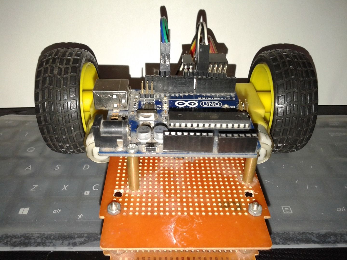 Simple Line Follower : 5 Steps - Instructables