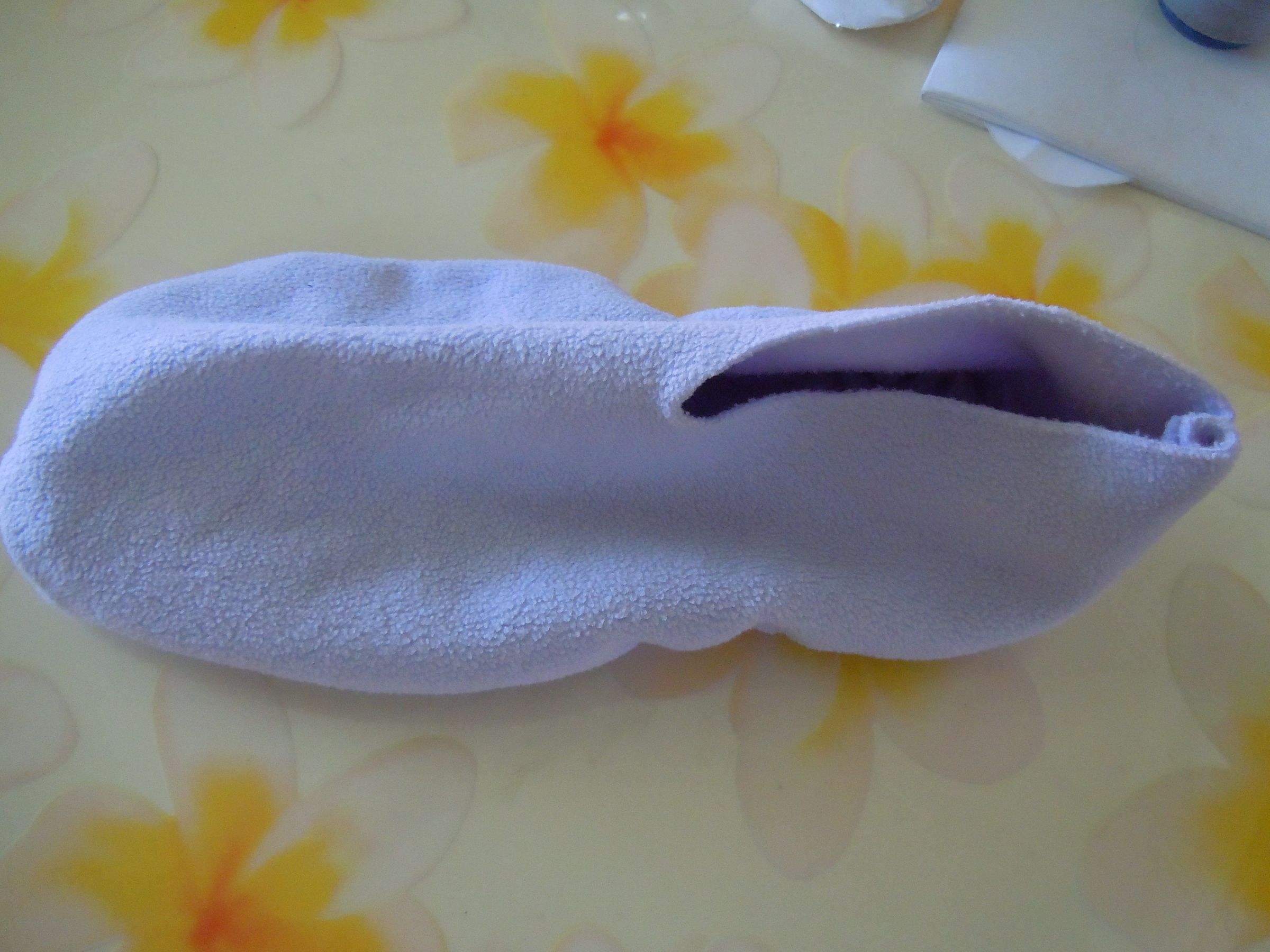 Reversible Soft Slipper Shoes : 7 Steps (with Pictures) - Instructables