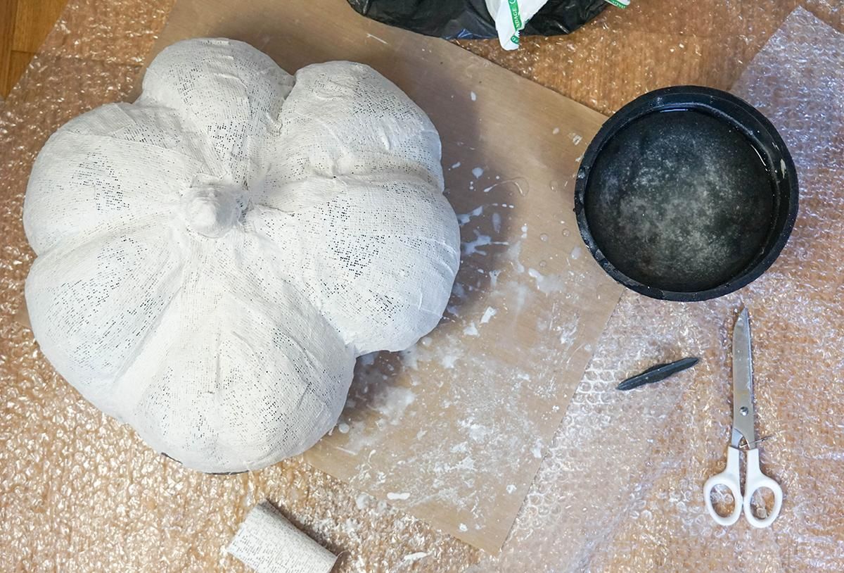 DIY Mod-Roc PUMPKIN ! | How to Make a Large Halloween Prop : 8 Steps ...