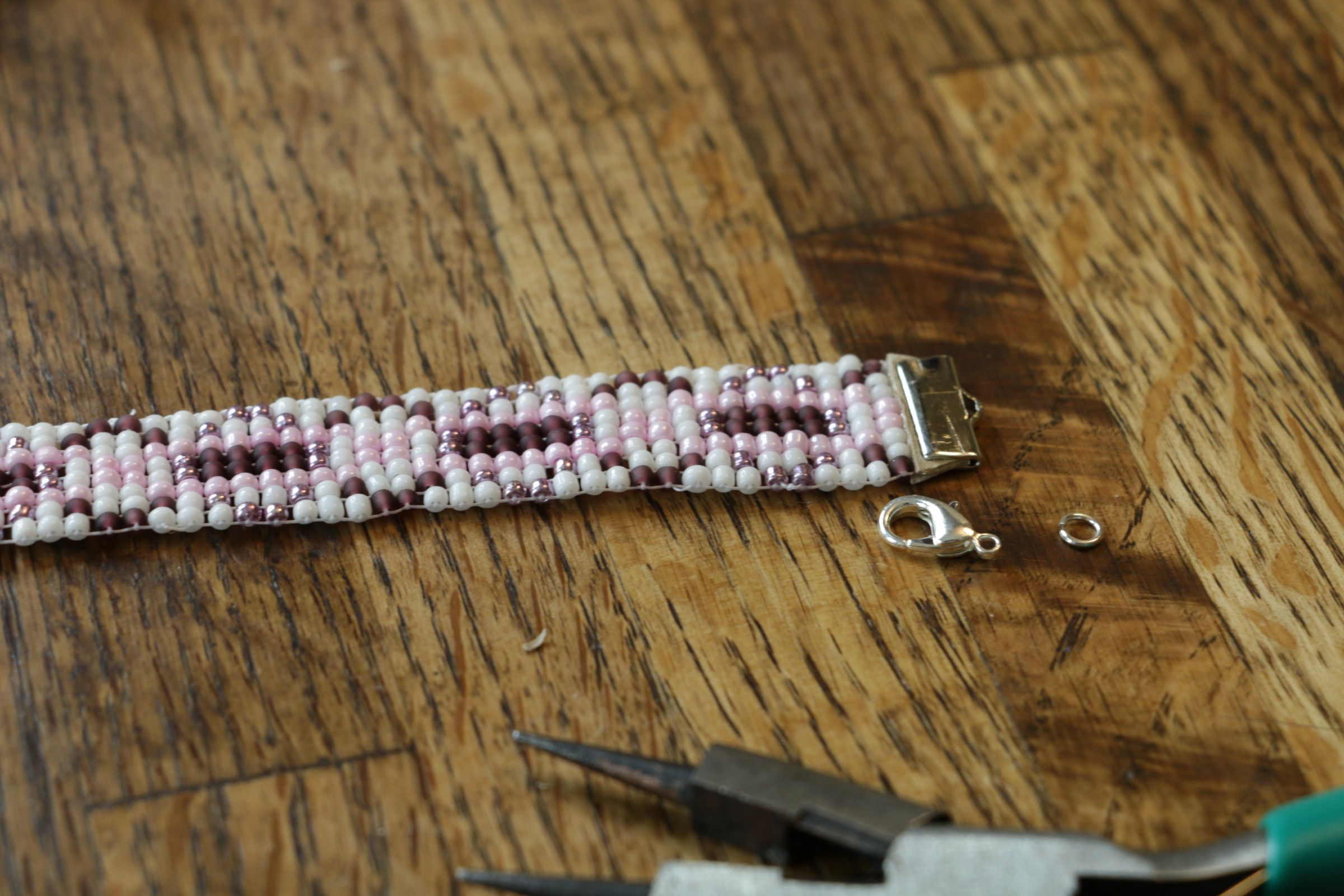 Simple Bead Weaving Loom & Bracelet : 4 Steps (with Pictures ...
