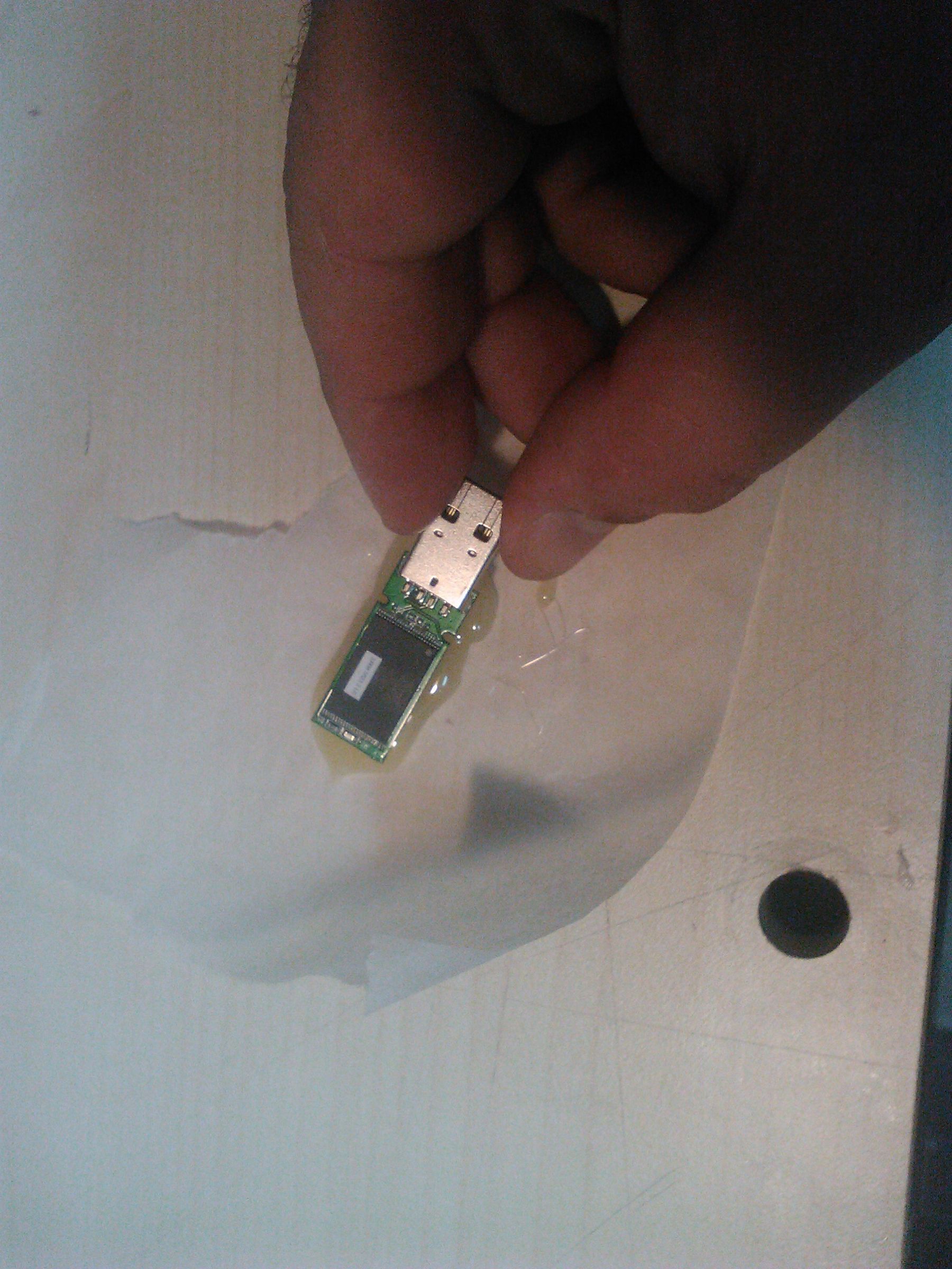 Hot Glue Usb Memory Cover : 6 Steps - Instructables