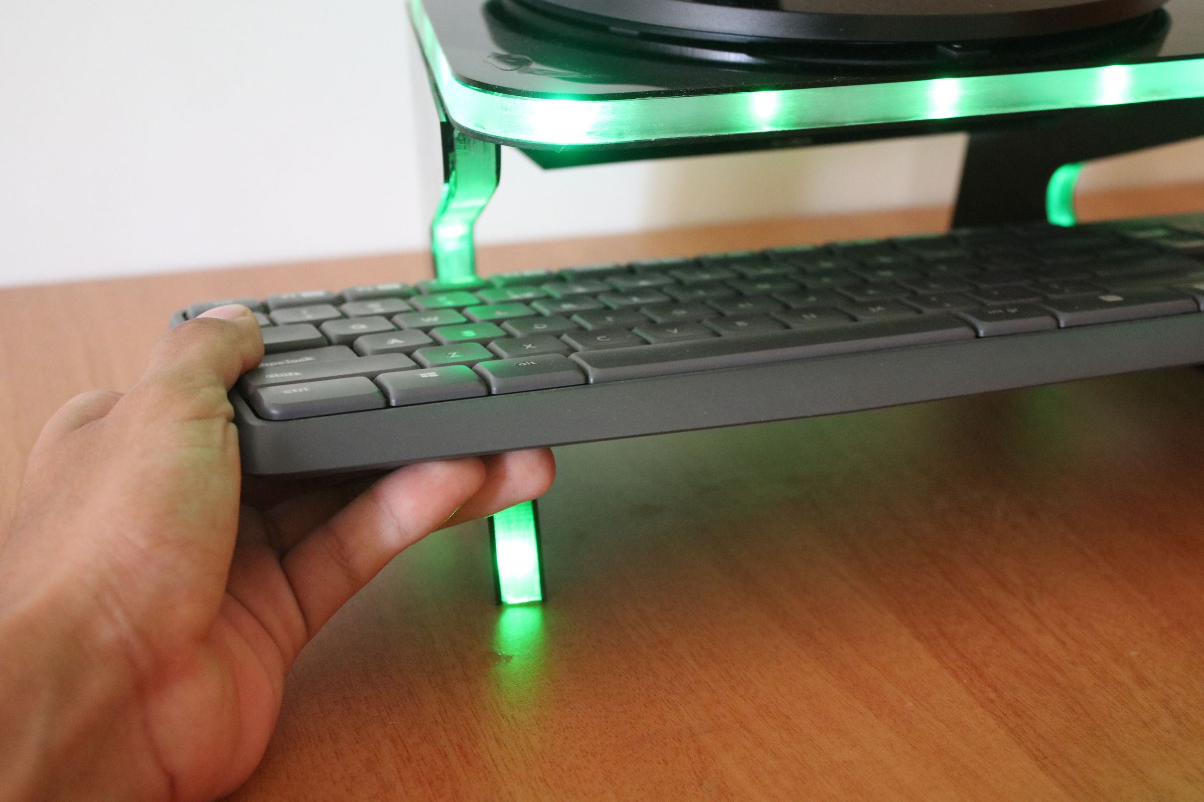 Ergonomic Edge Lit Monitor Stand : 18 Steps (with Pictures) - Instructables