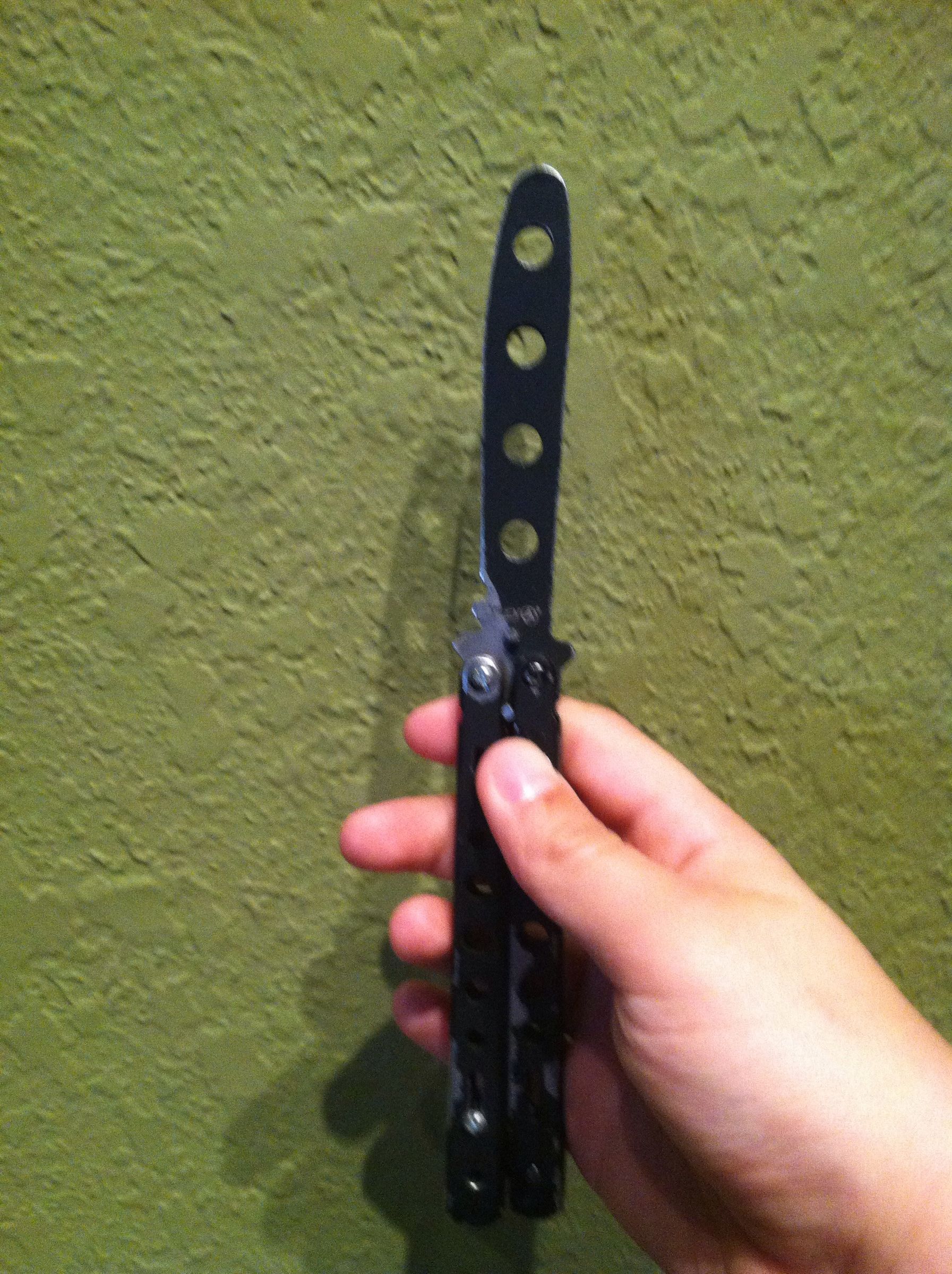 How to Use a Balisong Knife (simple Open and Close) : 9 Steps ...