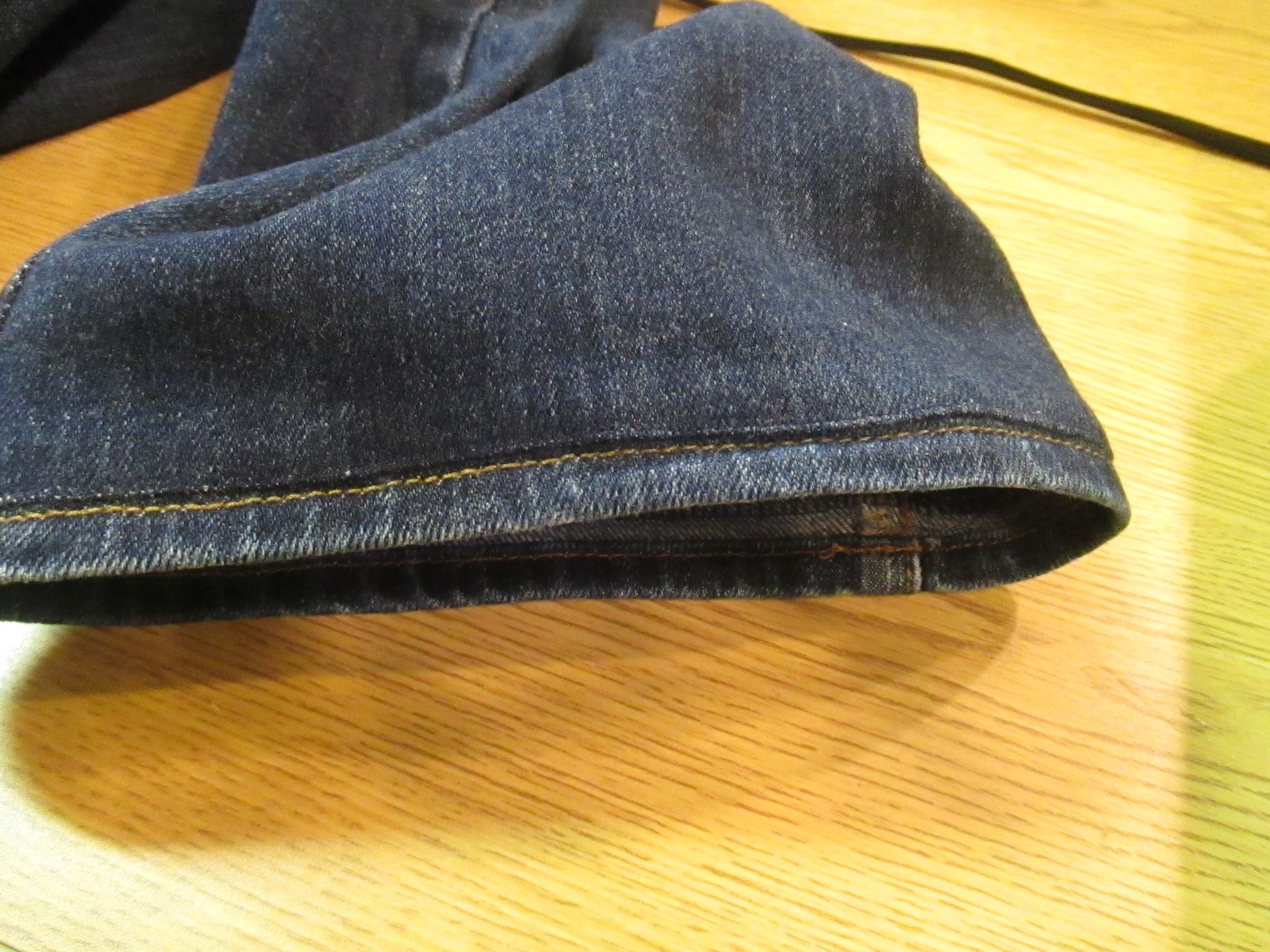 How to Sew an Original Jean Hem : 4 Steps (with Pictures) - Instructables