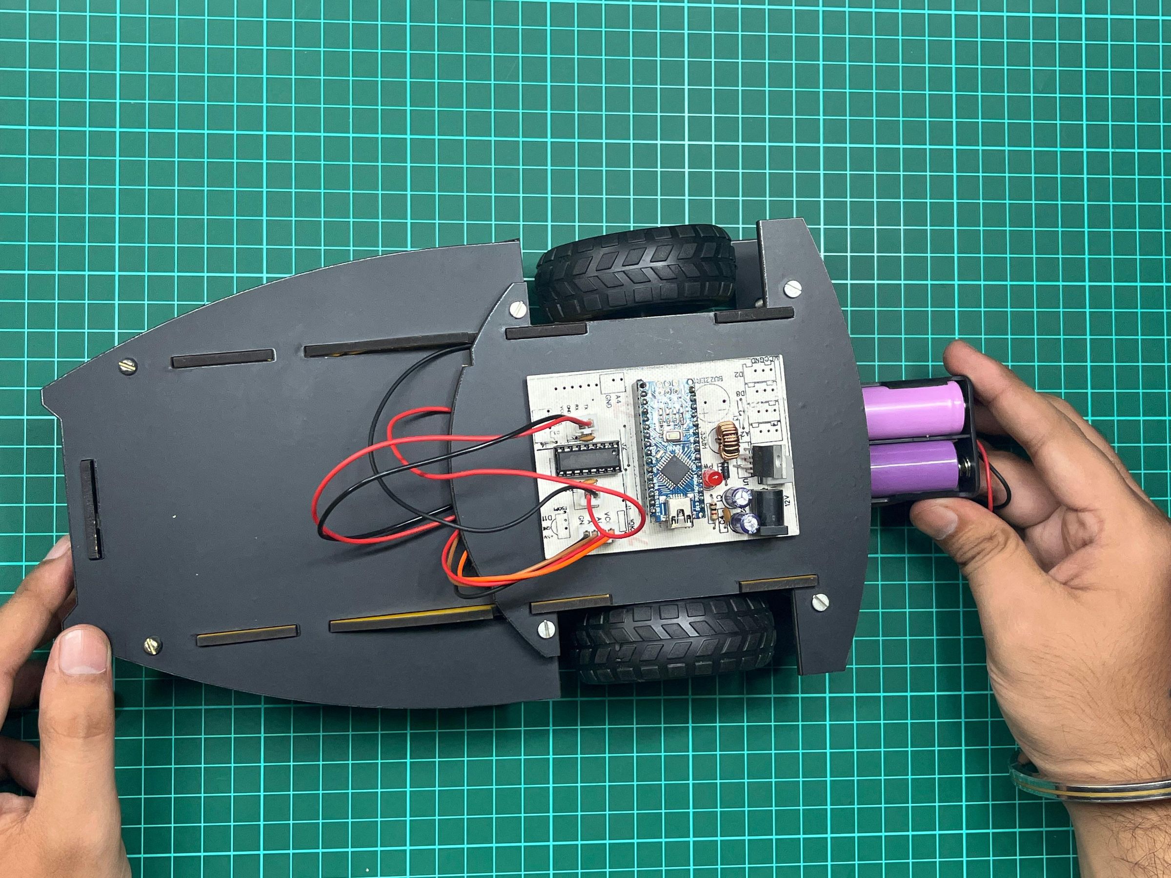 Obstacle Avoiding Robot Car Using Arduino : 12 Steps - Instructables