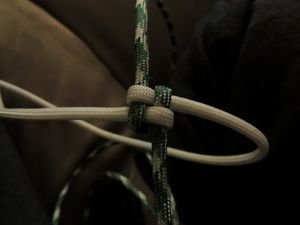 Paracord Cross (Square Braid) : 10 Steps - Instructables
