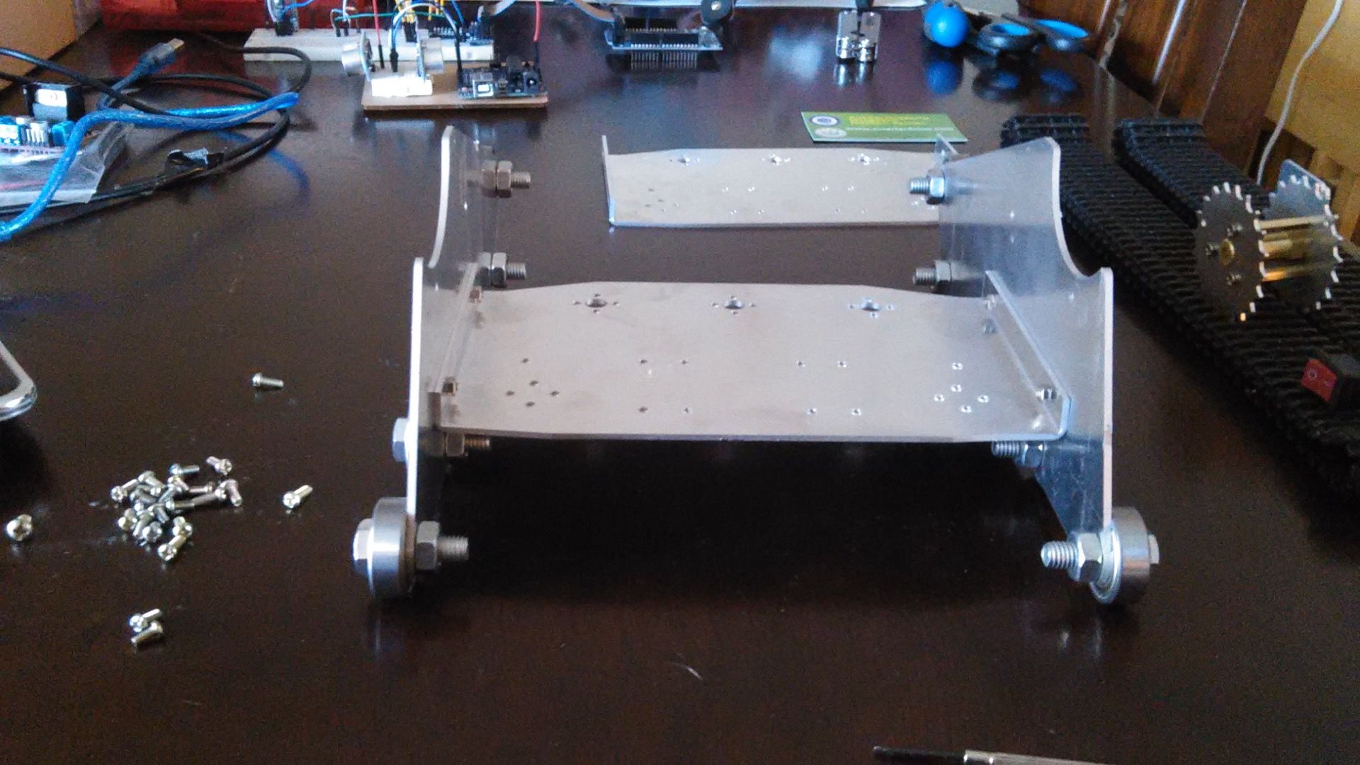 Robo TK-100 Tank Chasis Assembly : 4 Steps - Instructables