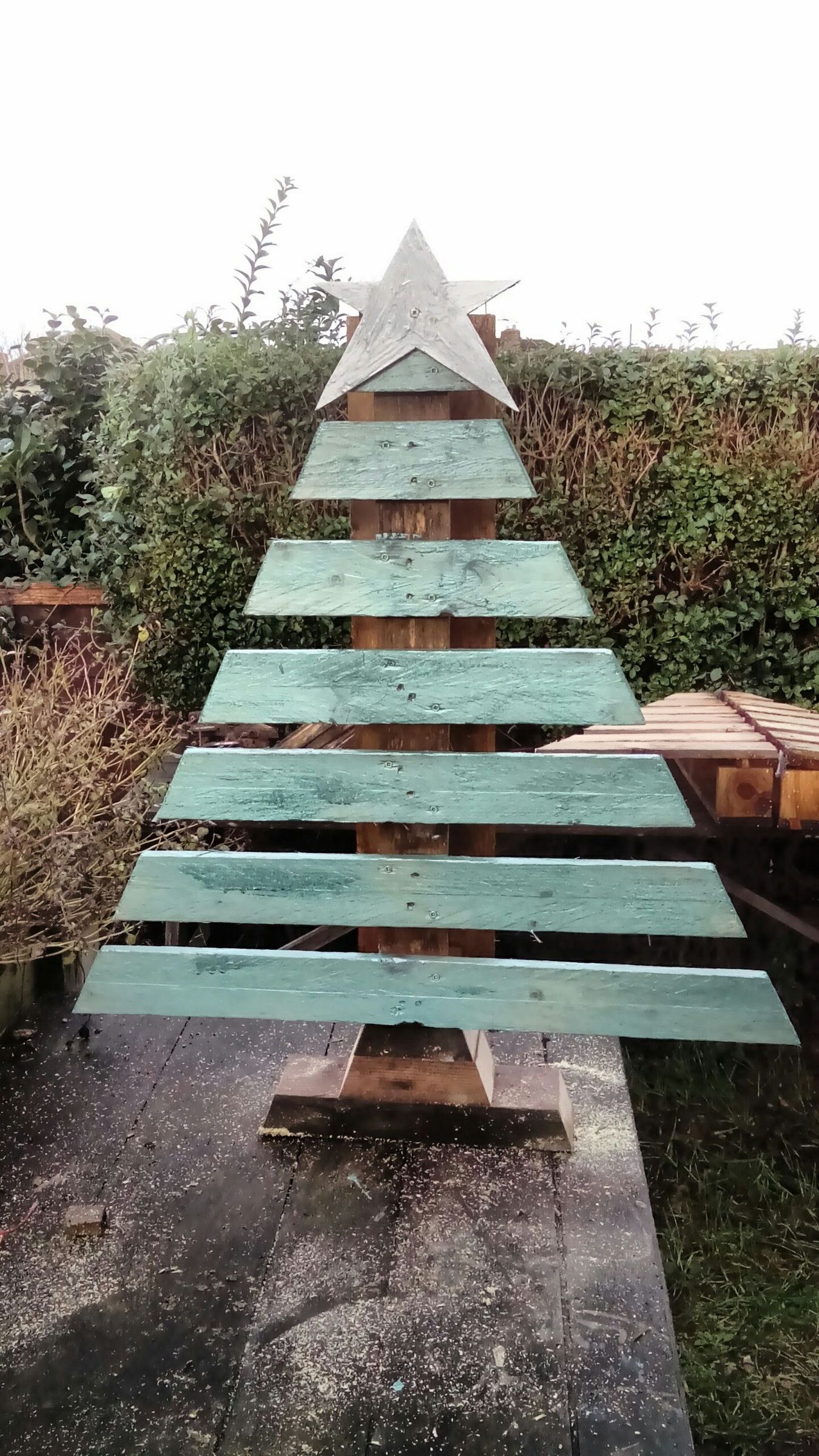 Pallet Christmas Tree : 3 Steps - Instructables