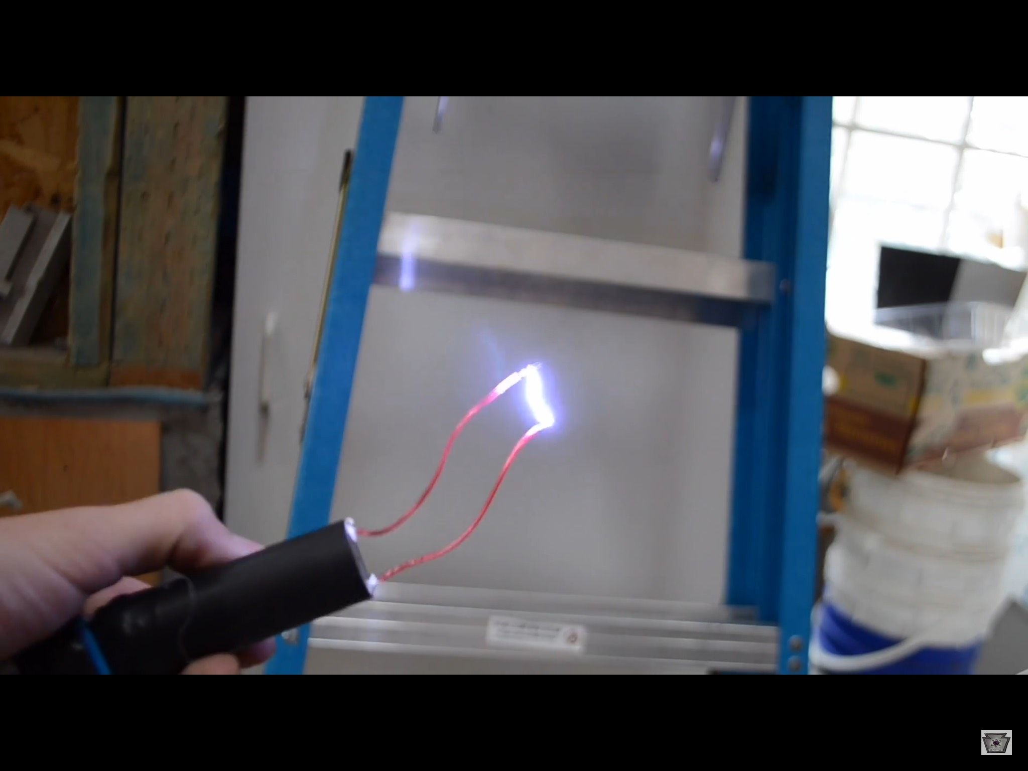 Easy 5$ Pocket Taser : 10 Steps - Instructables