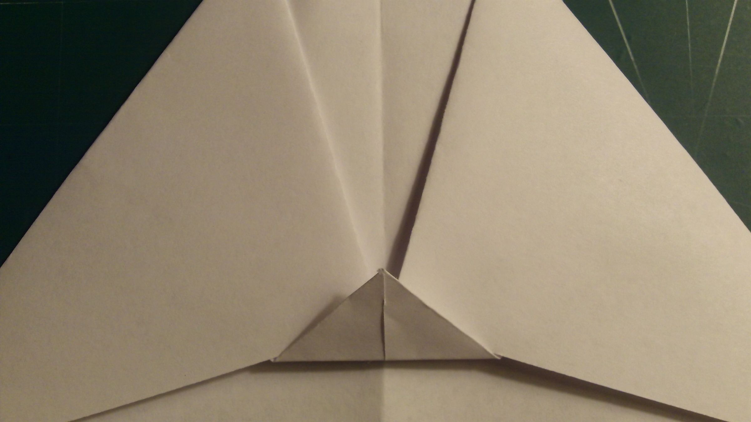 How to Make the Comet Paper Airplane : 6 Steps - Instructables