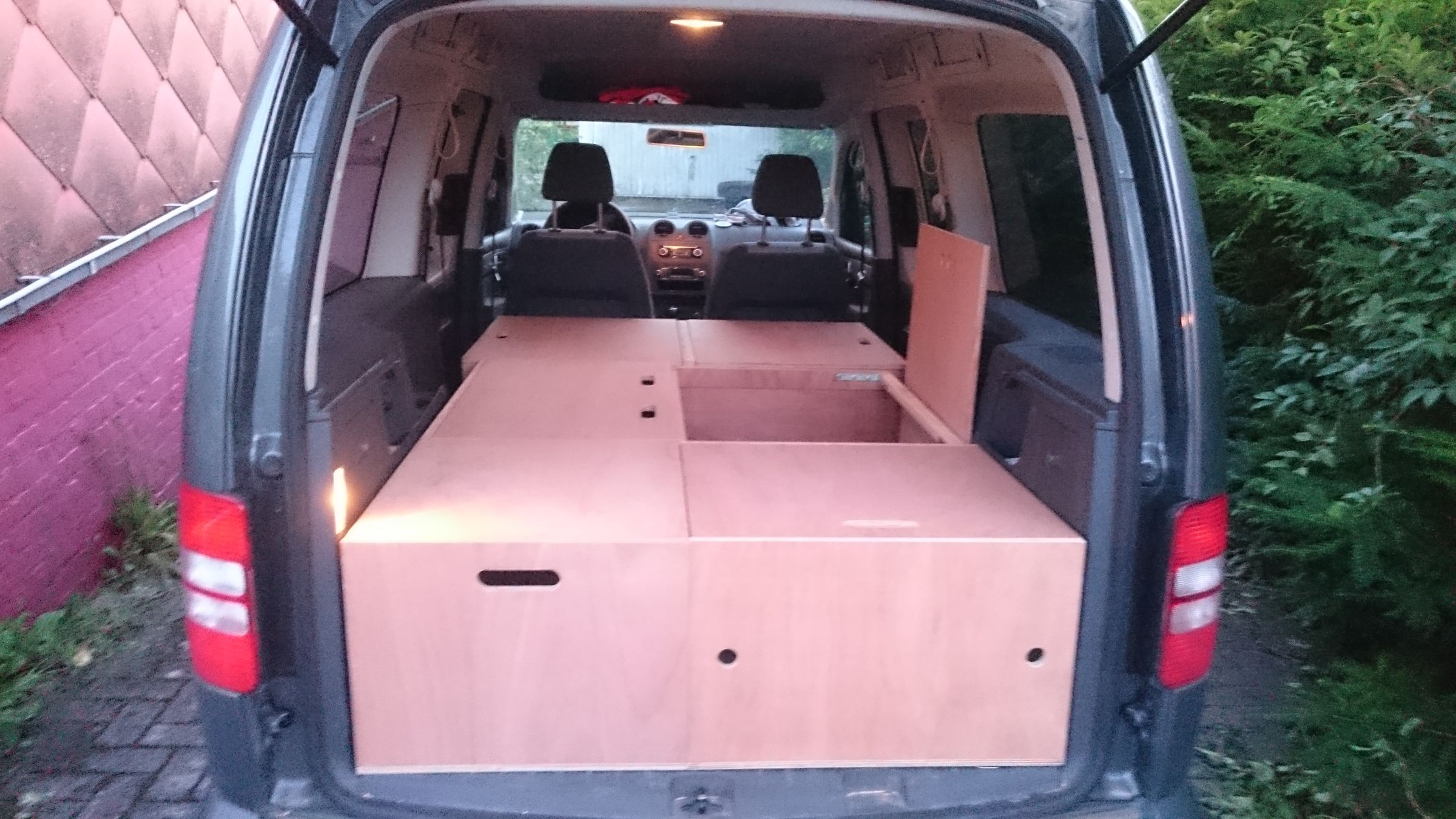 DIY VW Caddy Maxi Camper : 8 Steps (with Pictures) - Instructables