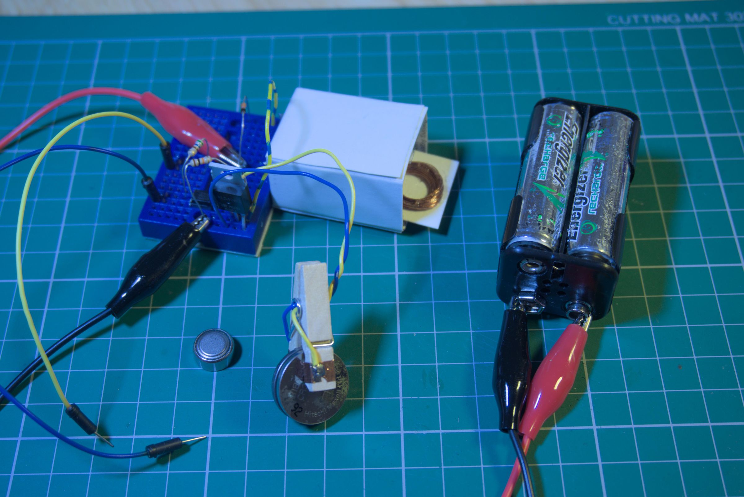 Electronic Flapping Butterfly : 4 Steps (with Pictures) - Instructables