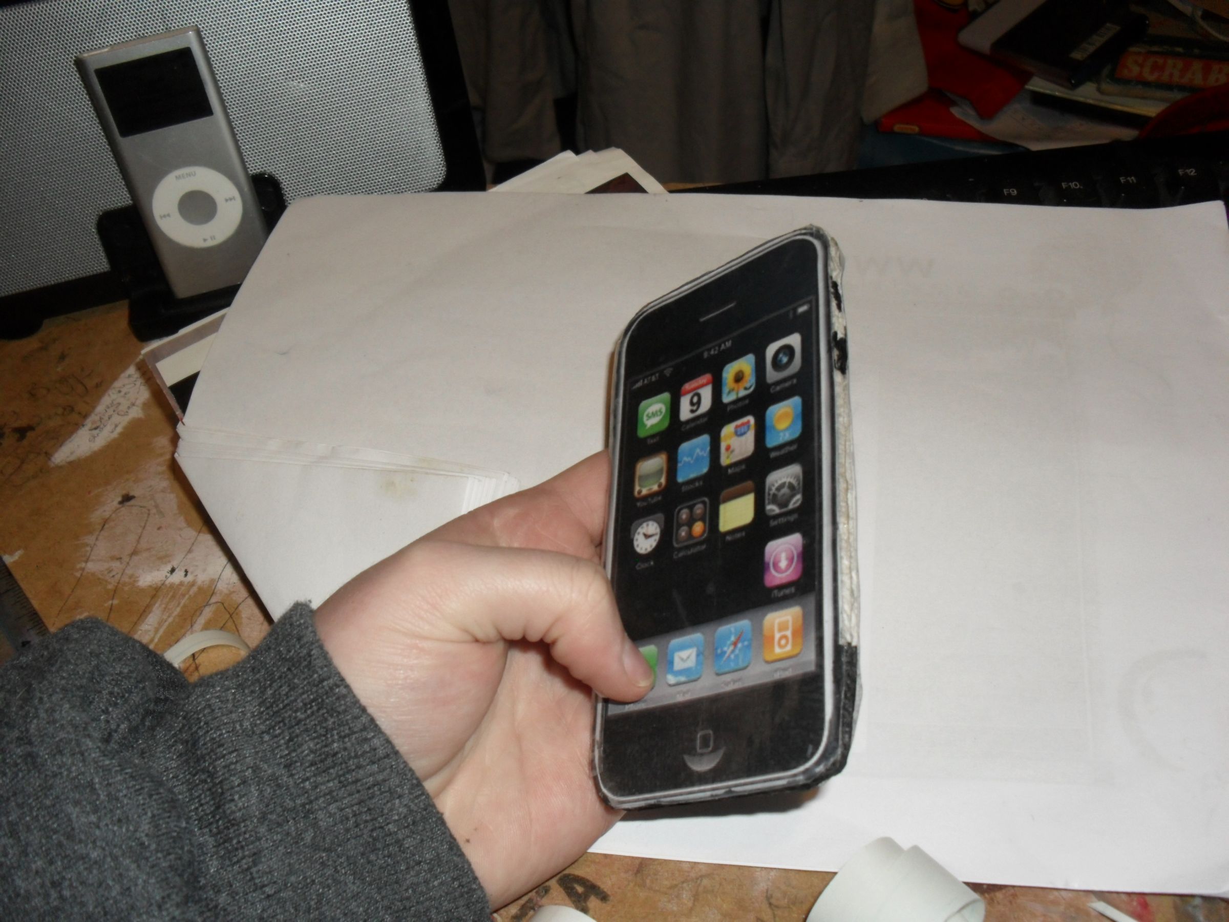Cardboard Props: How to Make a Prop IPhone or IPad : 8 Steps ...