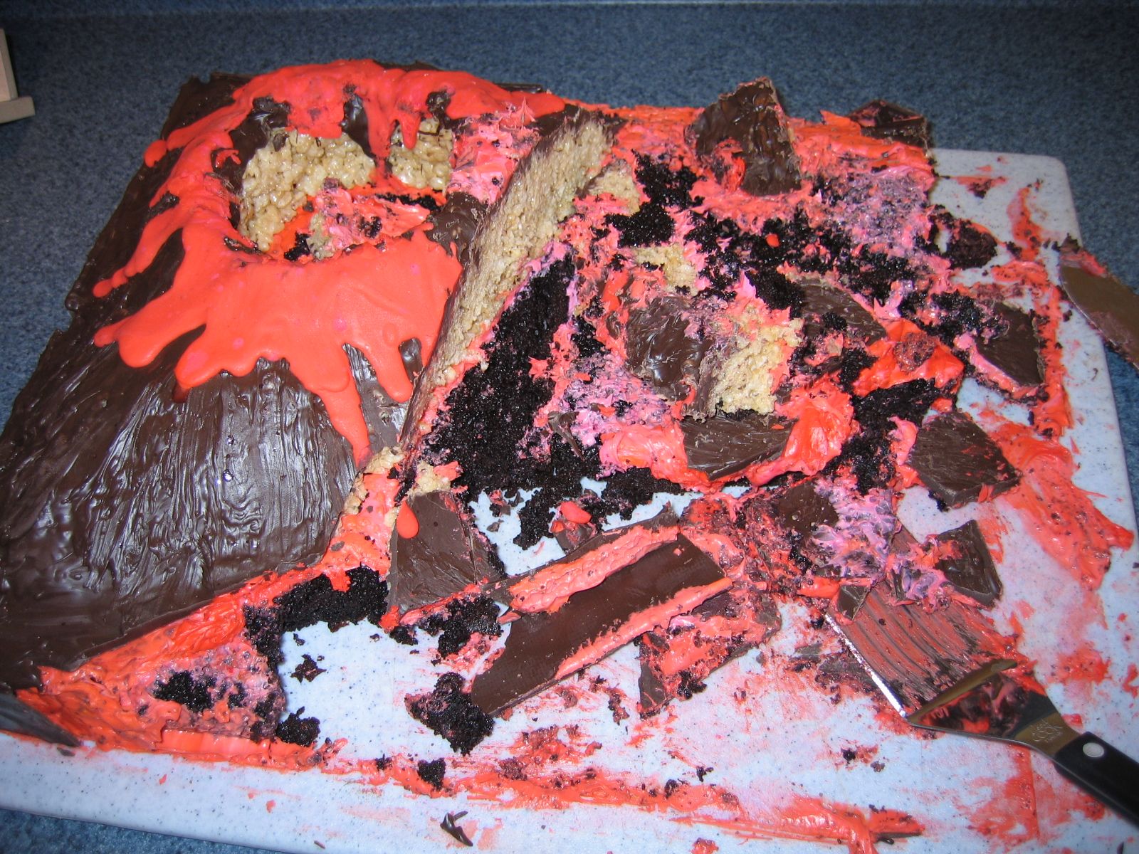 Star Wars Cake (Mustafar) : 7 Steps (with Pictures) - Instructables