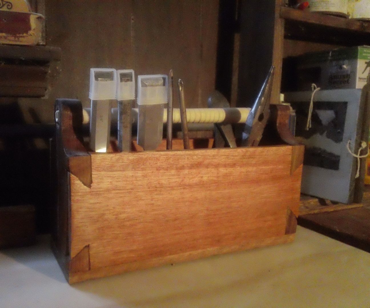 Super Simple Dovetail Tool Box : 3 Steps (with Pictures) - Instructables