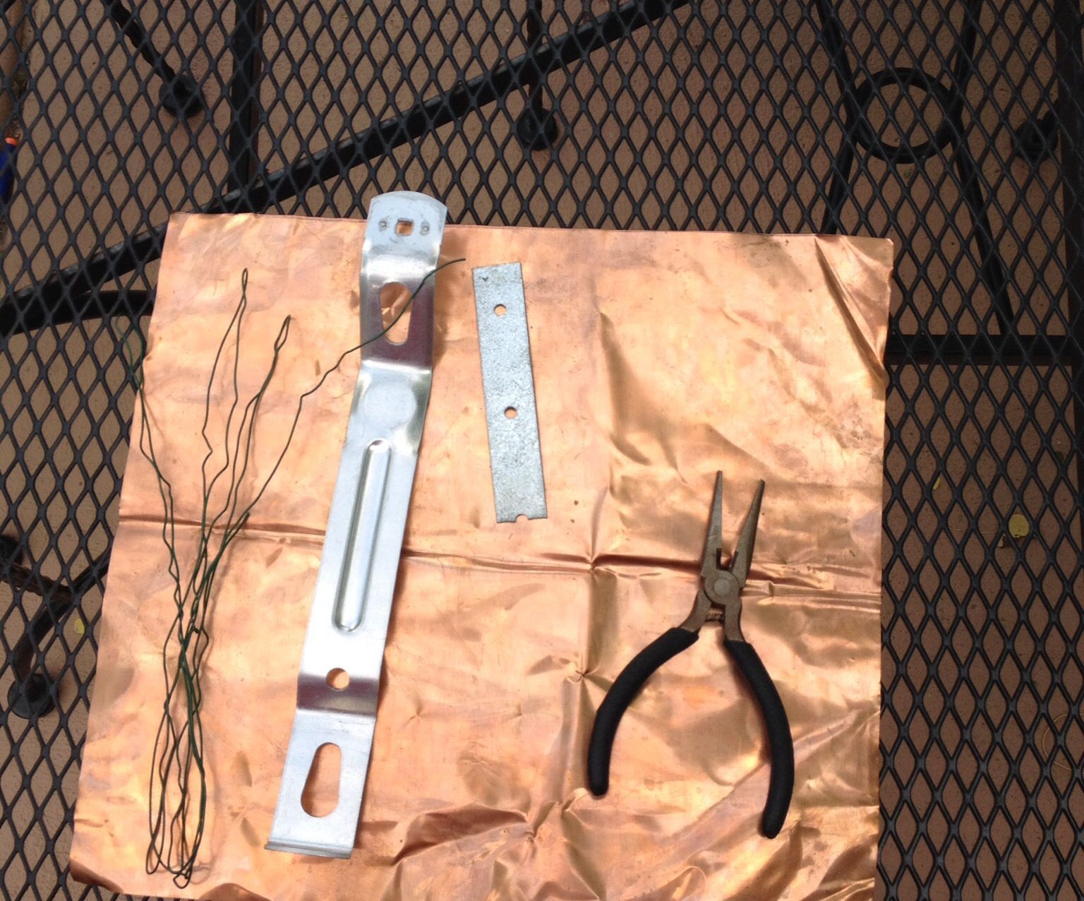 Survival Pick Axe/hatchet/weapon : 3 Steps - Instructables