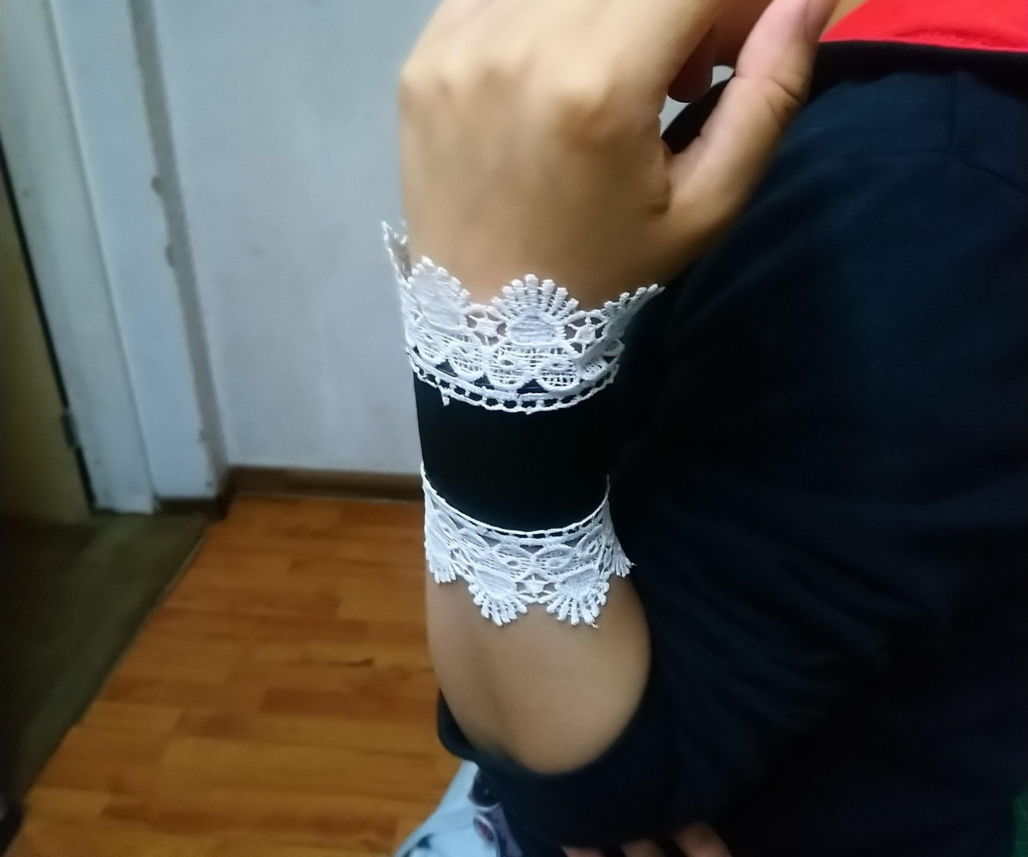 Leather & Lace Cuff : 4 Steps - Instructables