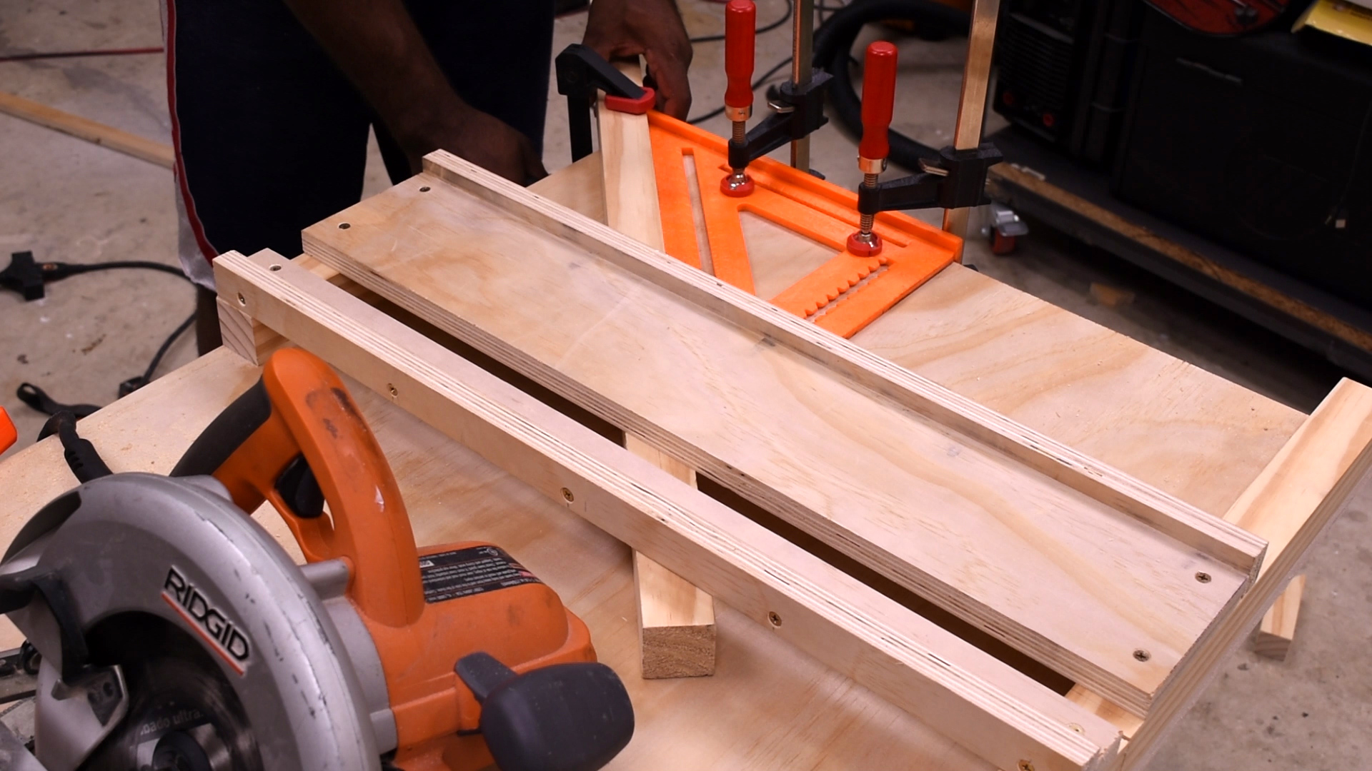 MAX CUT 2 Circular Saw Crosscut & Miter Jig : 11 Steps (with Pictures ...