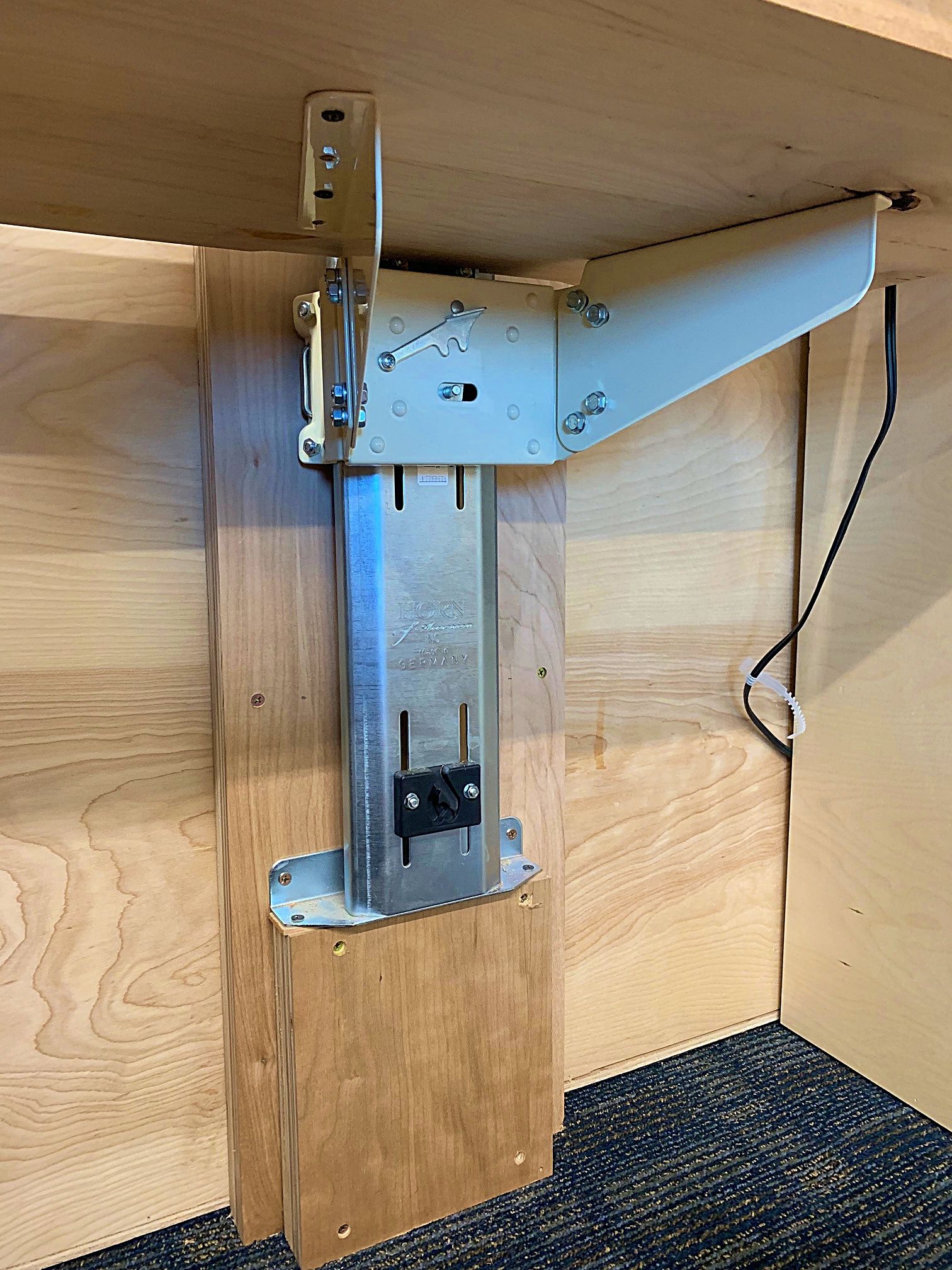 Quilting Desk : 14 Steps (with Pictures) - Instructables