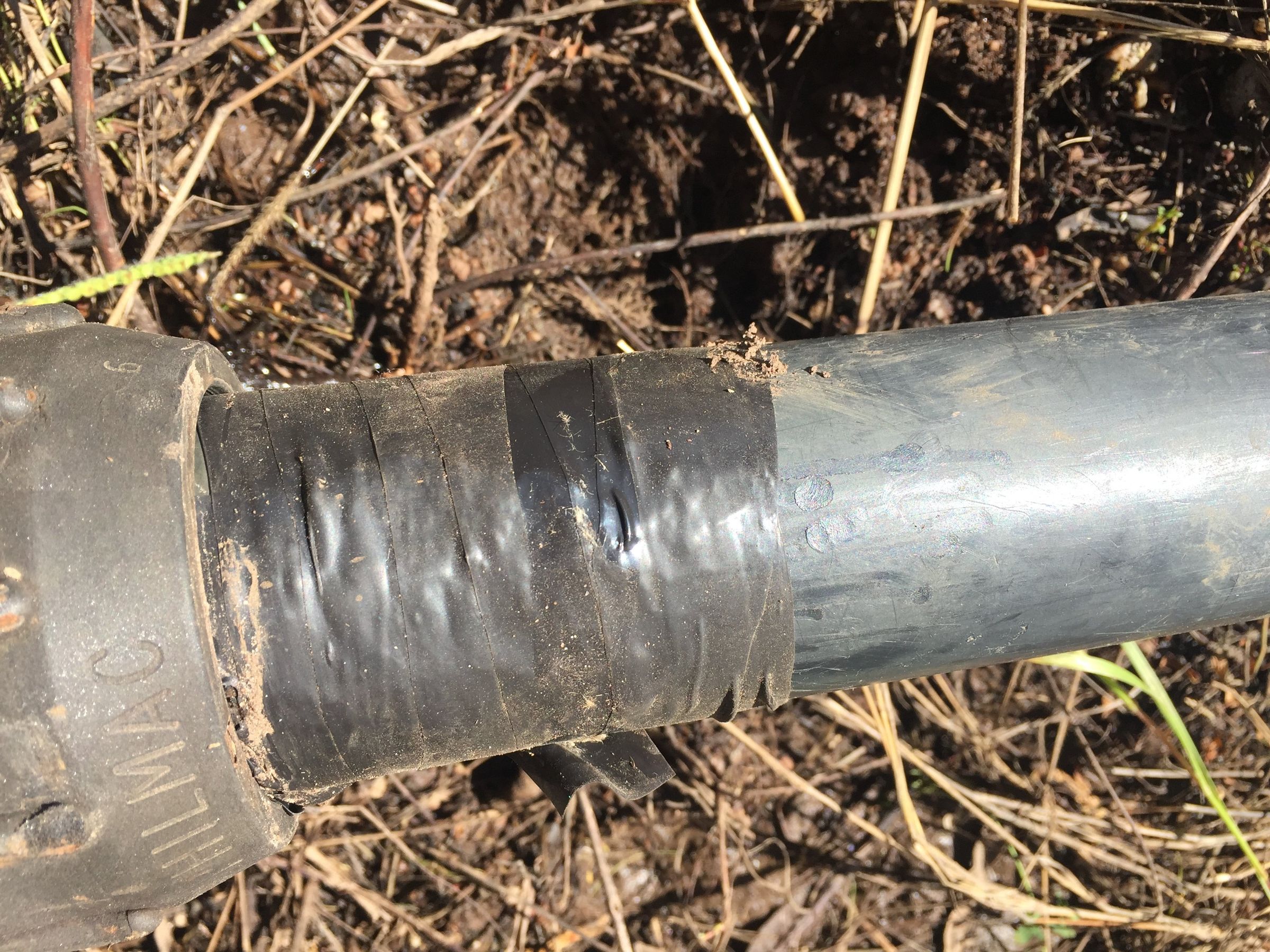 FIX a SPLIT POLY PIPE : 5 Steps (with Pictures) - Instructables