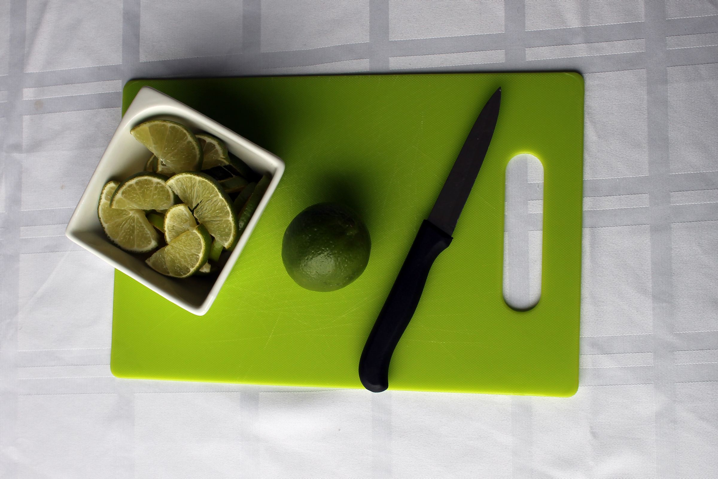 Cut Limes Like a Bartender : 5 Steps (with Pictures) - Instructables