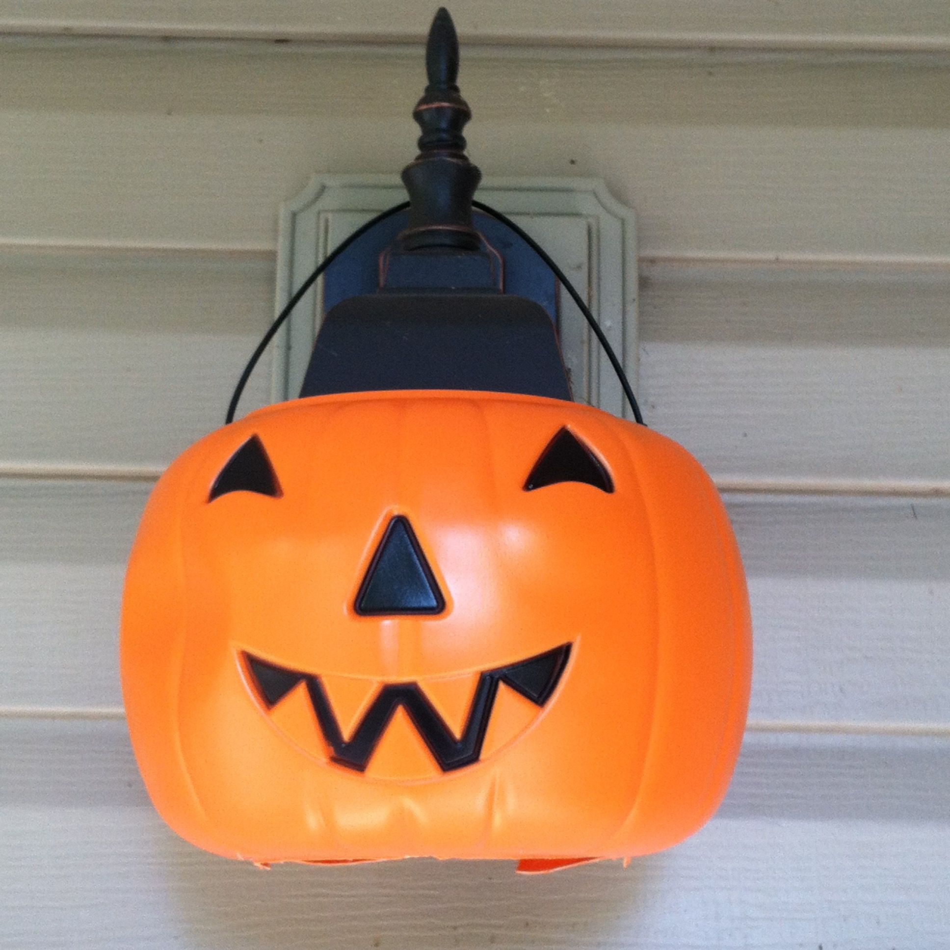 Pumpkin Porch Light Covers : 6 Steps (with Pictures) - Instructables