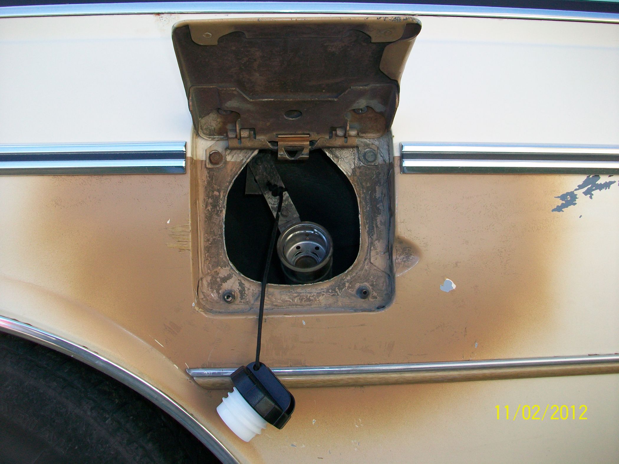 Never Lose Your Gas Cap (Again) : 4 Steps - Instructables
