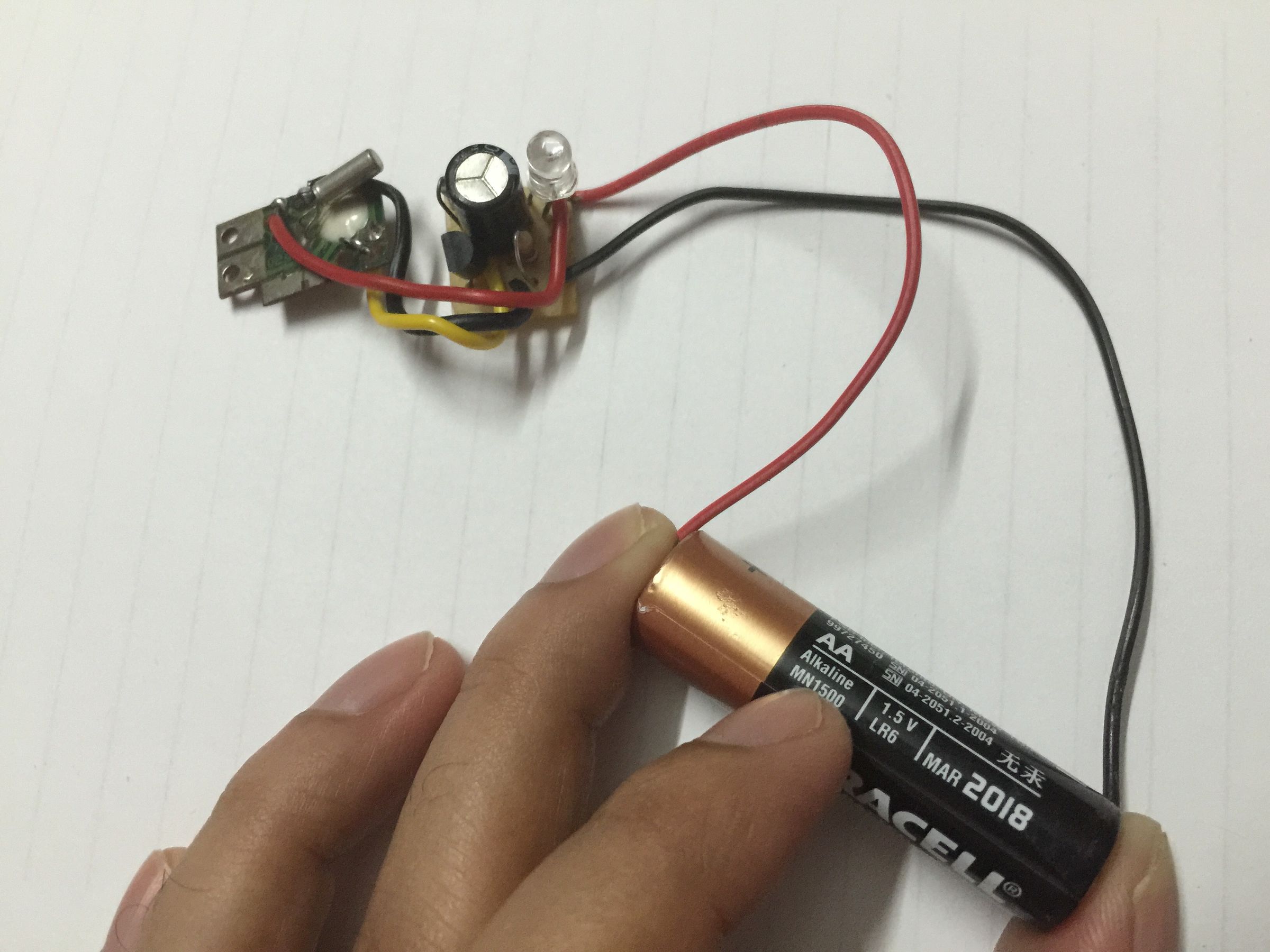 1.5v LED Flasher Using an Old Clock : 5 Steps - Instructables
