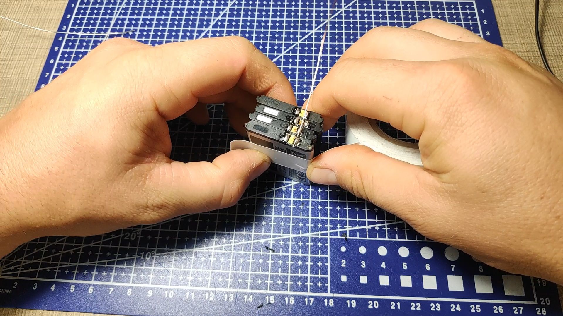 DIY Mobile Phone Battery Power Bank : 5 Steps - Instructables