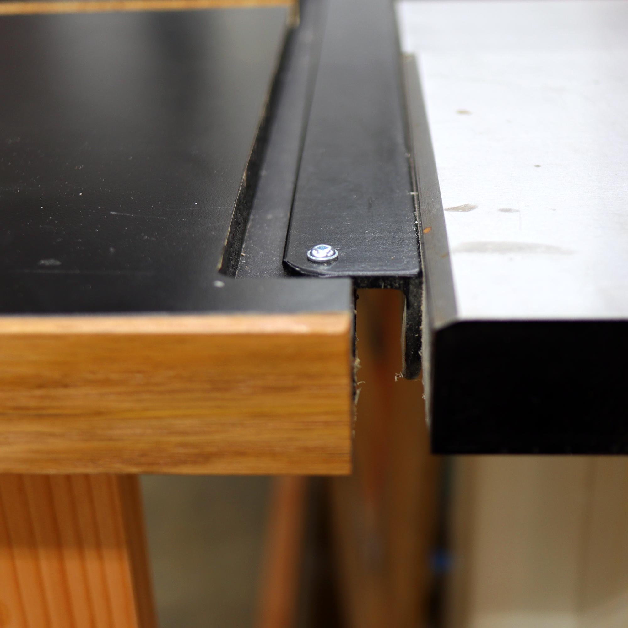 Simple Outfeed Table for the Table Saw : 12 Steps (with Pictures ...