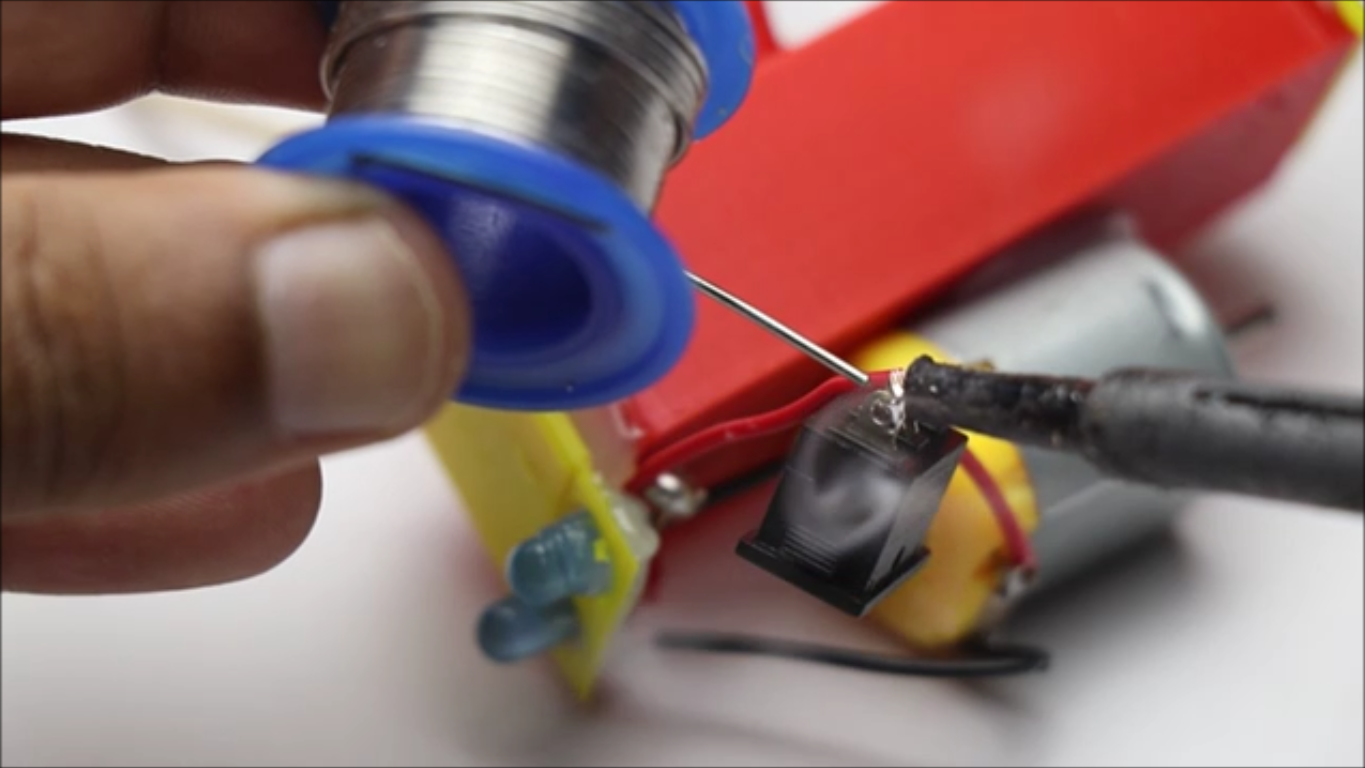 How to Make a Simple Working Robot at Home : 9 Steps (with Pictures ...