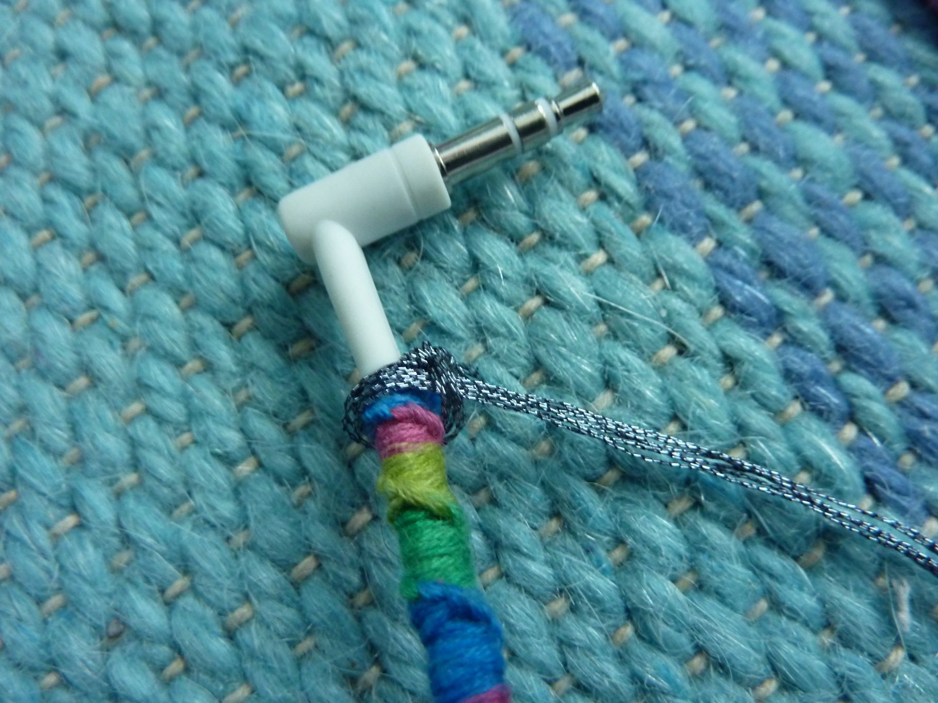 How to Make Earbuds Colorful Using Thread : 8 Steps (with Pictures ...