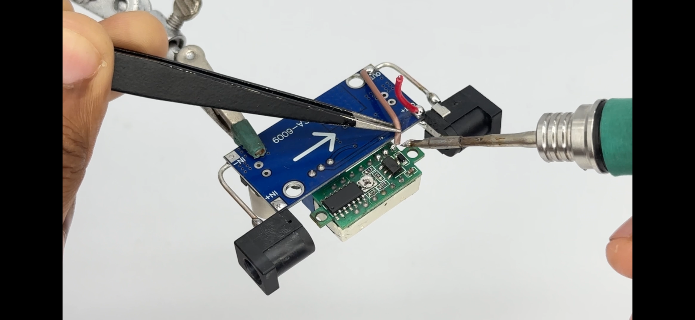 Build a Compact WiFi UPS at Easy : 10 Steps (with Pictures) - Instructables