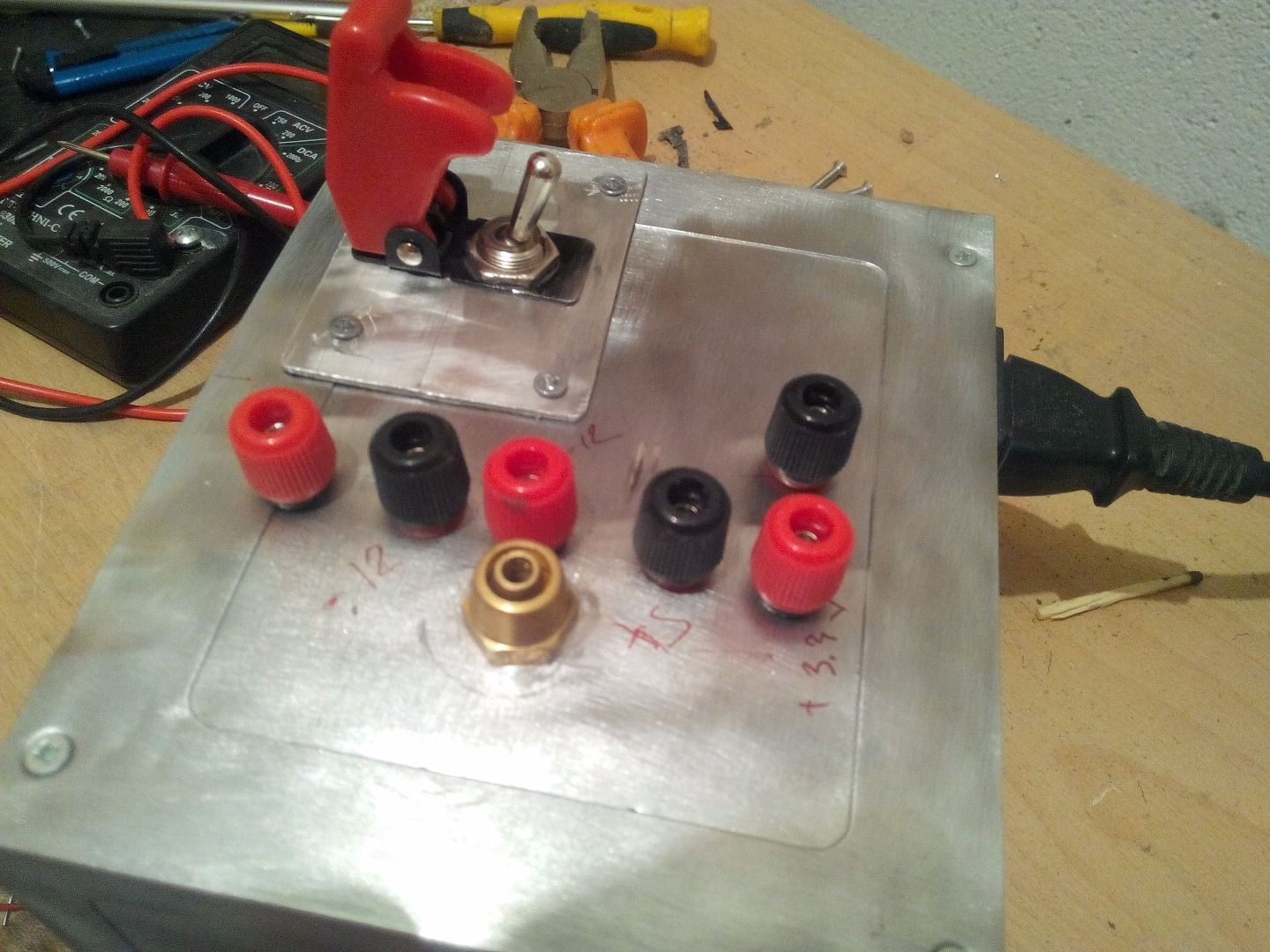 How to Make a DC Power Supply - Instructables