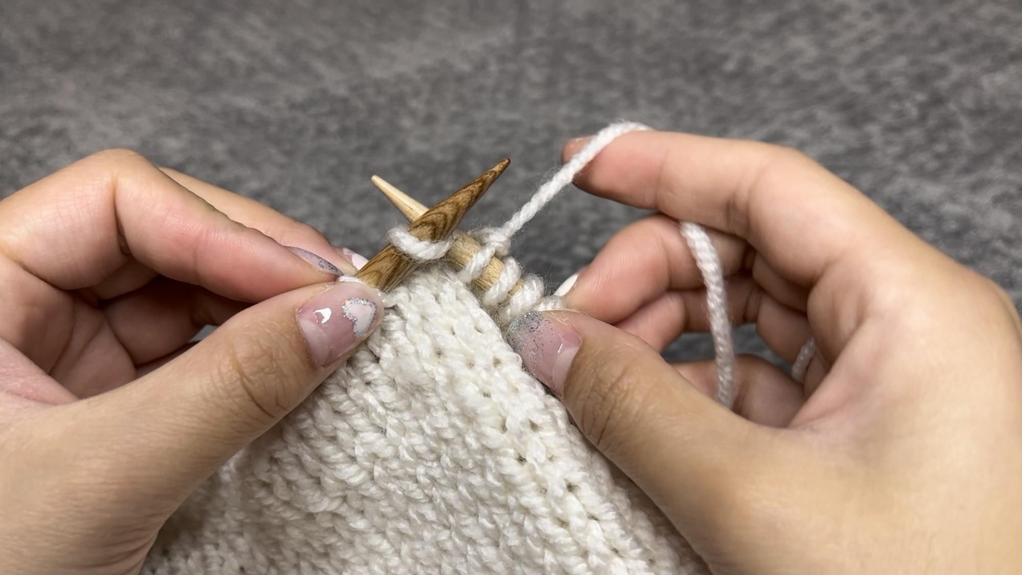English-Style Knitting Vs. Continental Knitting : 9 Steps (with ...