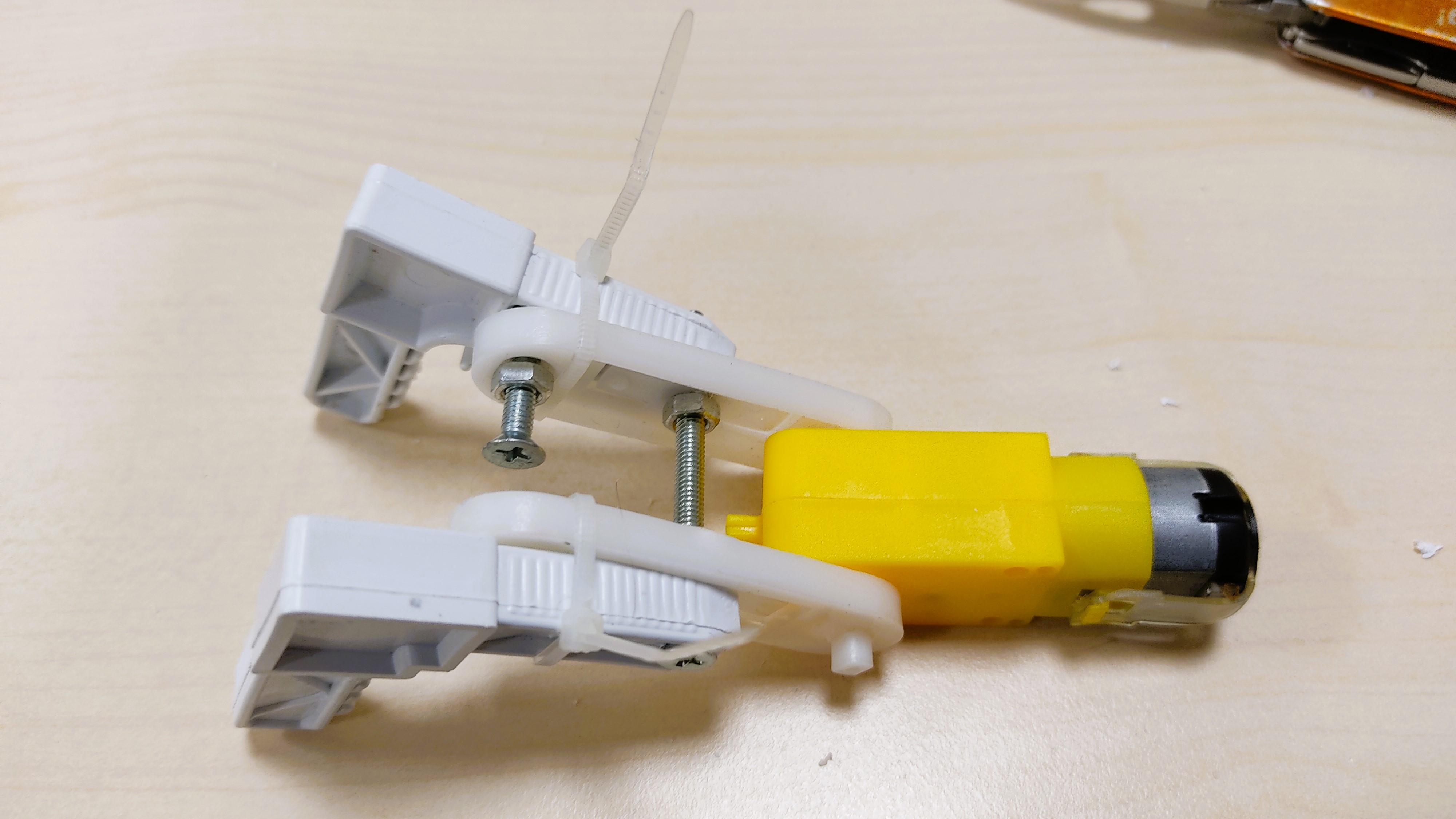 Robotics for School: Create Four Easy Robots Using Simple Materials ...