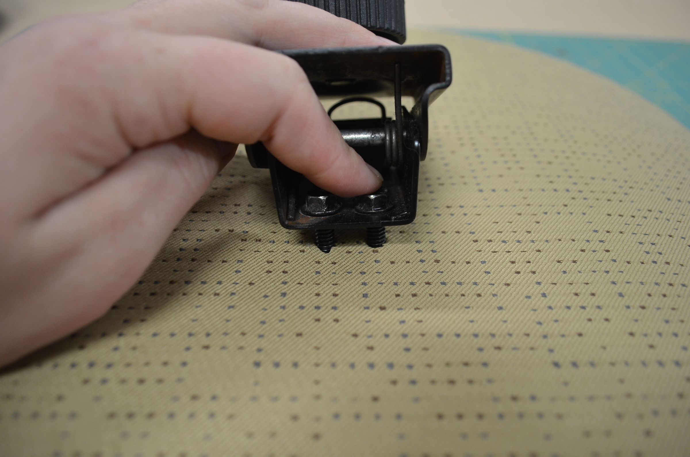Reupholster a Task Chair : 5 Steps (with Pictures) - Instructables