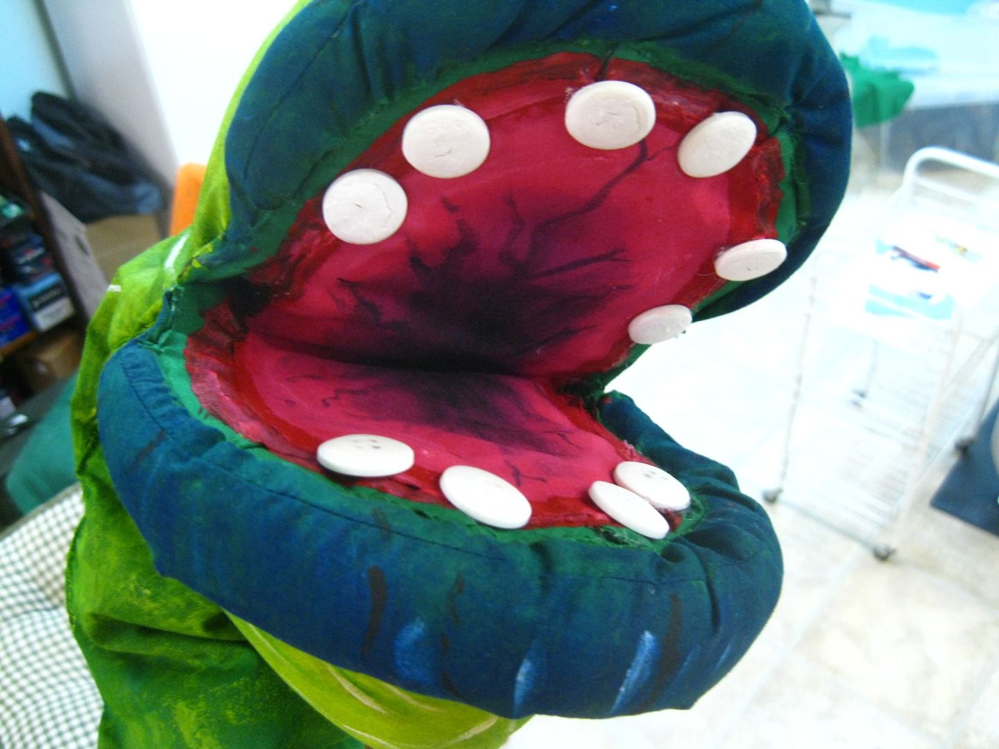 Audrey II Hand Puppet Little Shop of Horrors Halloween Prop : 3 Steps ...