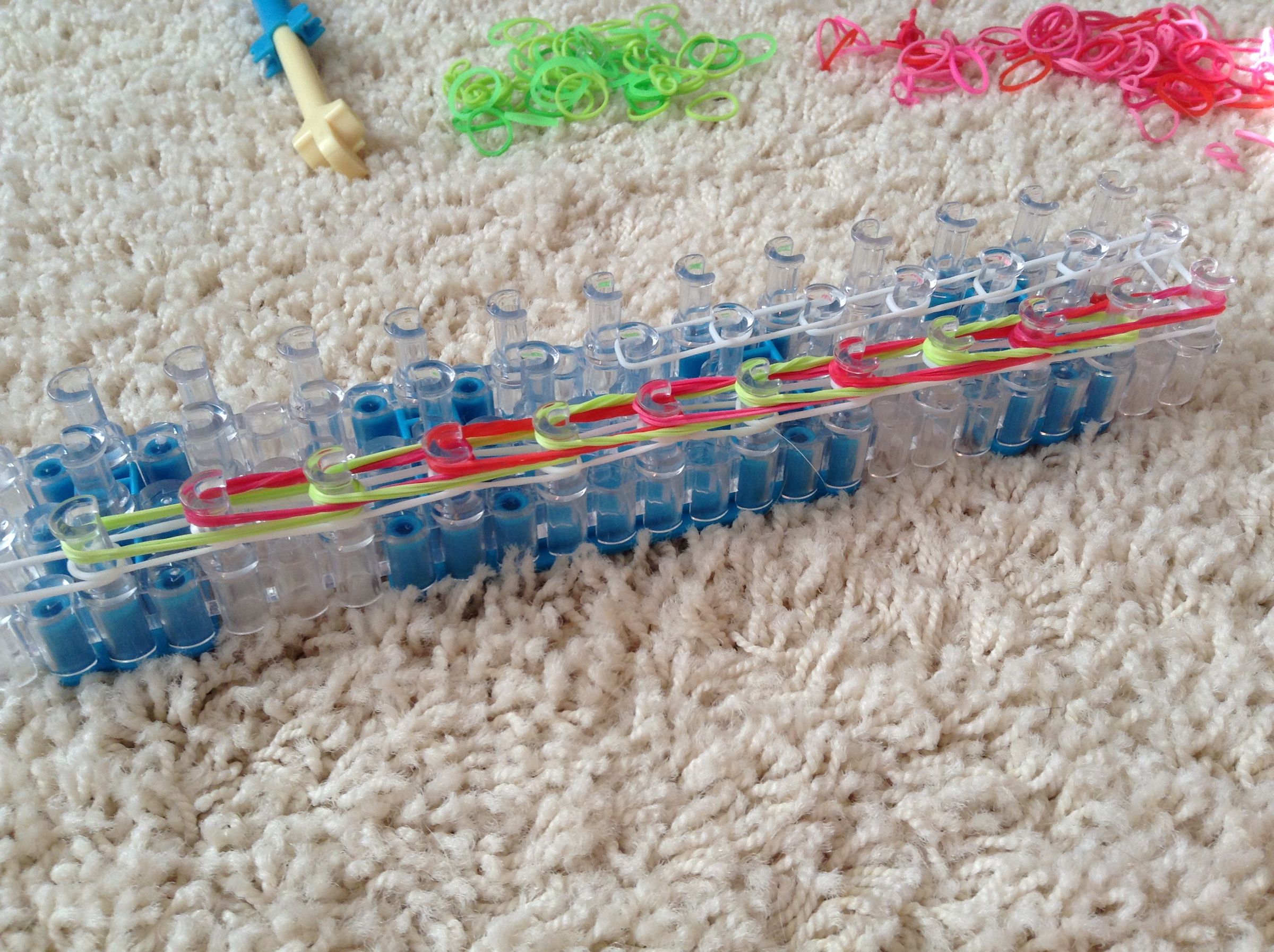 Rainbow Loom Disk Braclet? : 10 Steps - Instructables