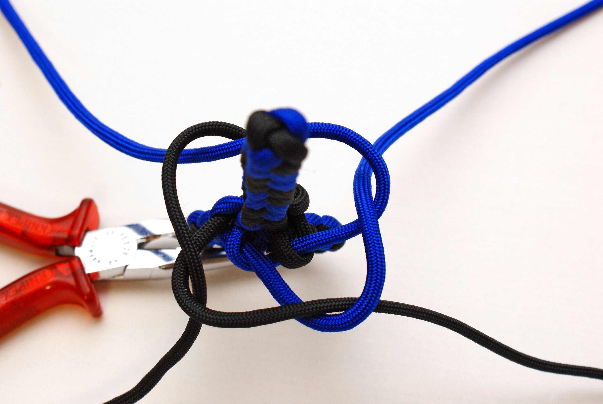 Paracord Hammer Holder : 15 Steps (with Pictures) - Instructables