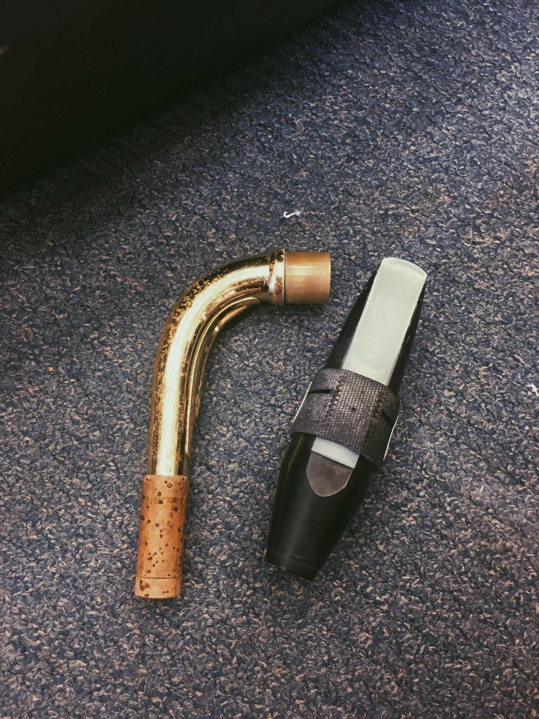 How to Put Together a Baritone Saxophone : 10 Steps - Instructables