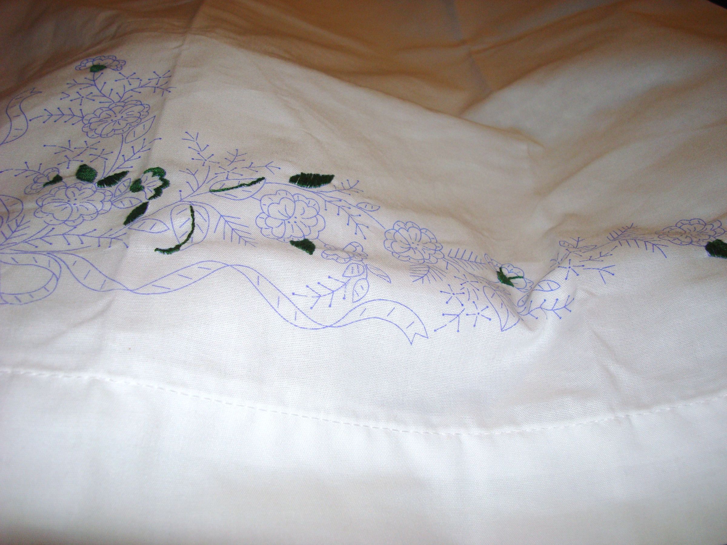 Embroidered Pillowcases : 8 Steps (with Pictures) - Instructables