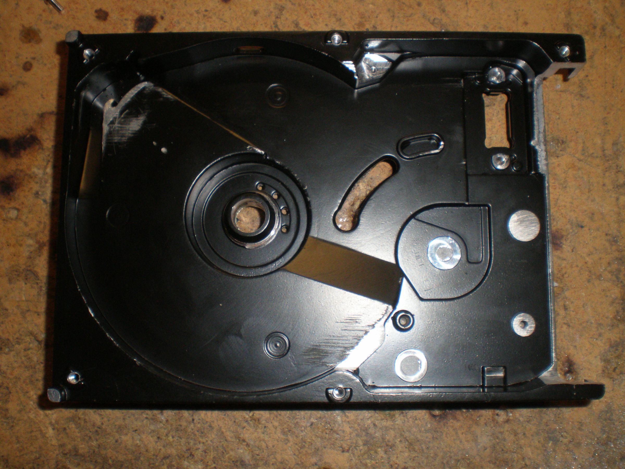 How to Fit an 2,5" PATA HDD in 3,5" HDD Case : 5 Steps - Instructables